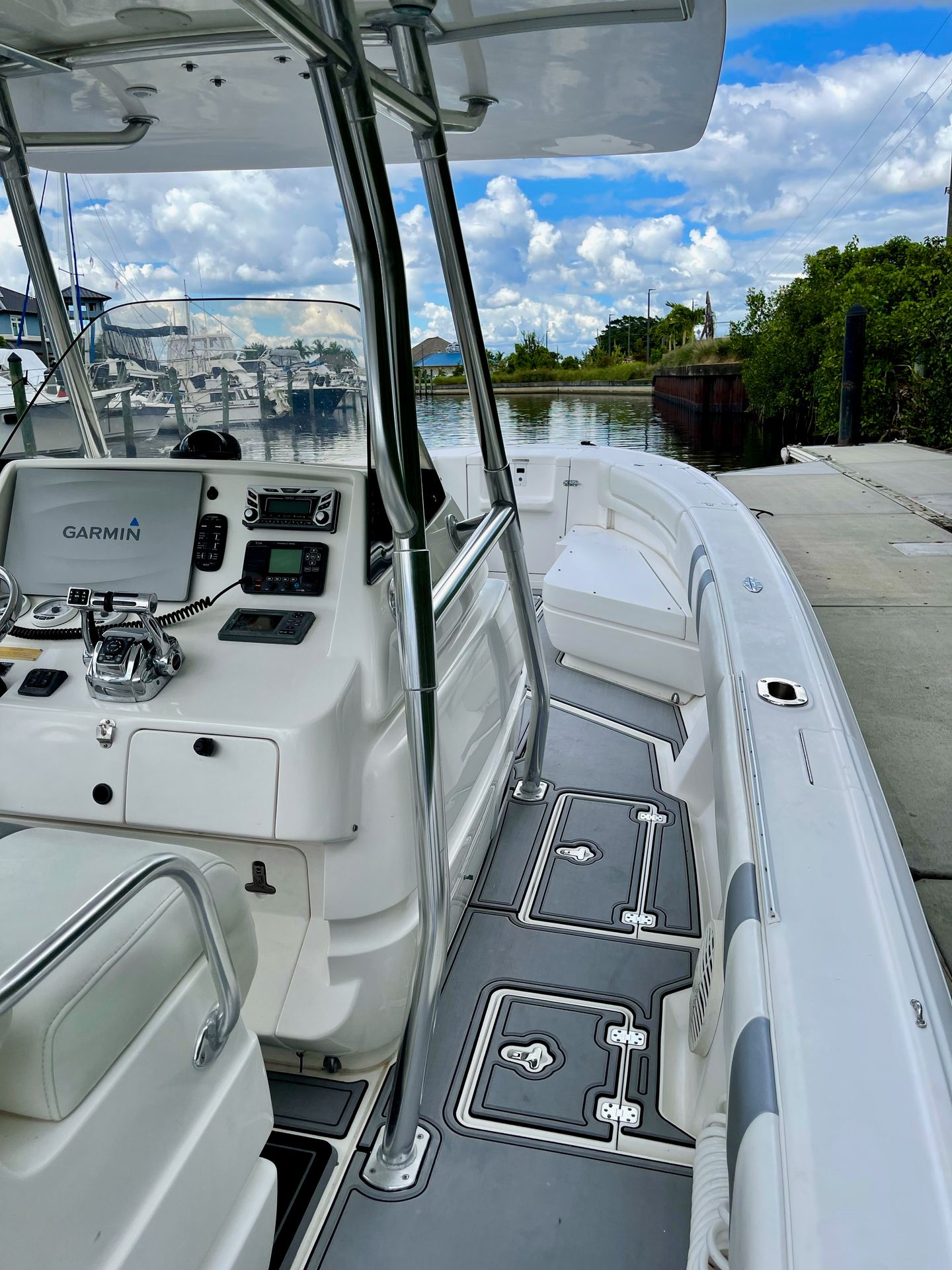 2007 Intrepid 323 CC - Weber Yachts