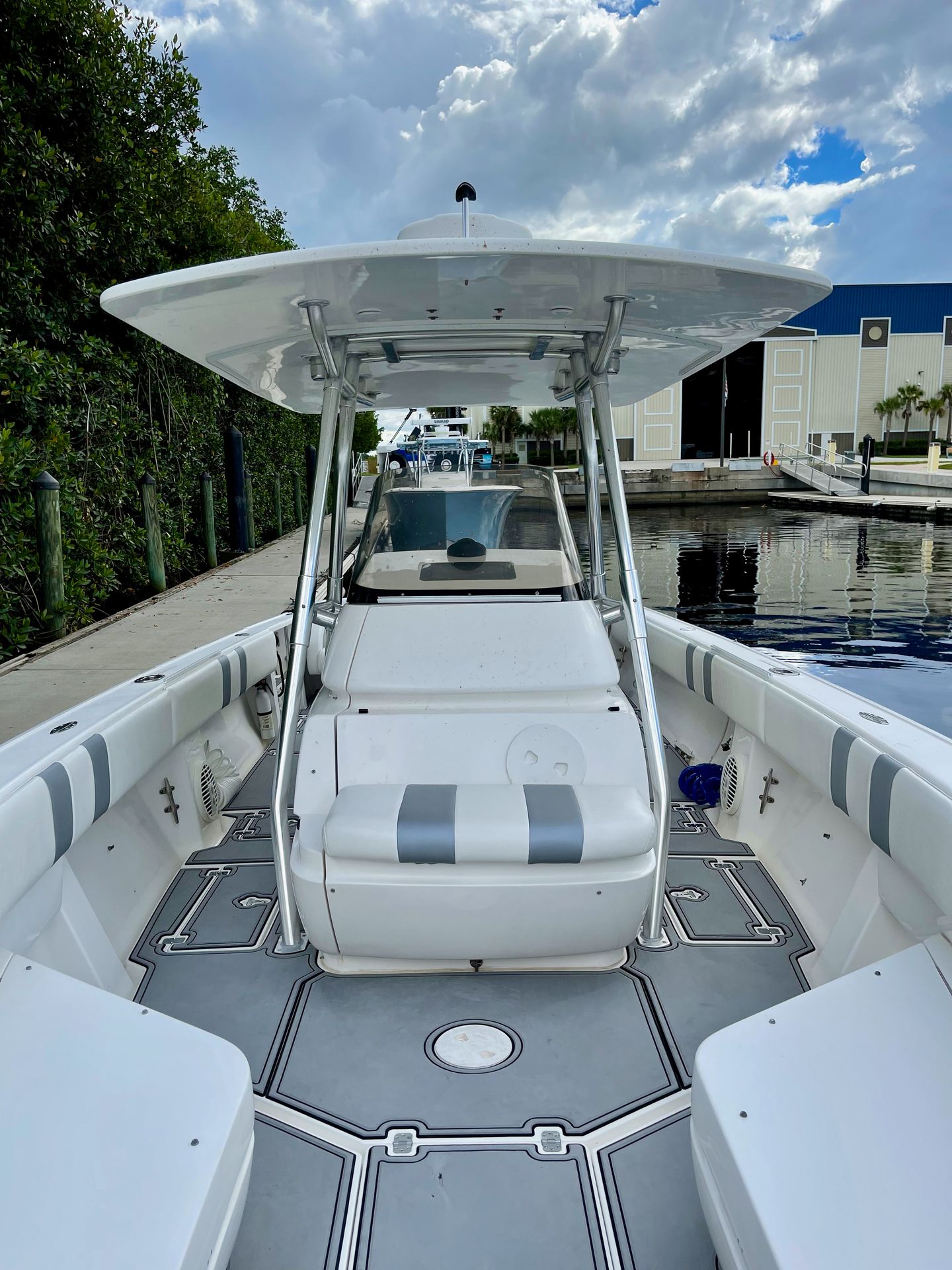 2007 Intrepid 323 CC - Weber Yachts