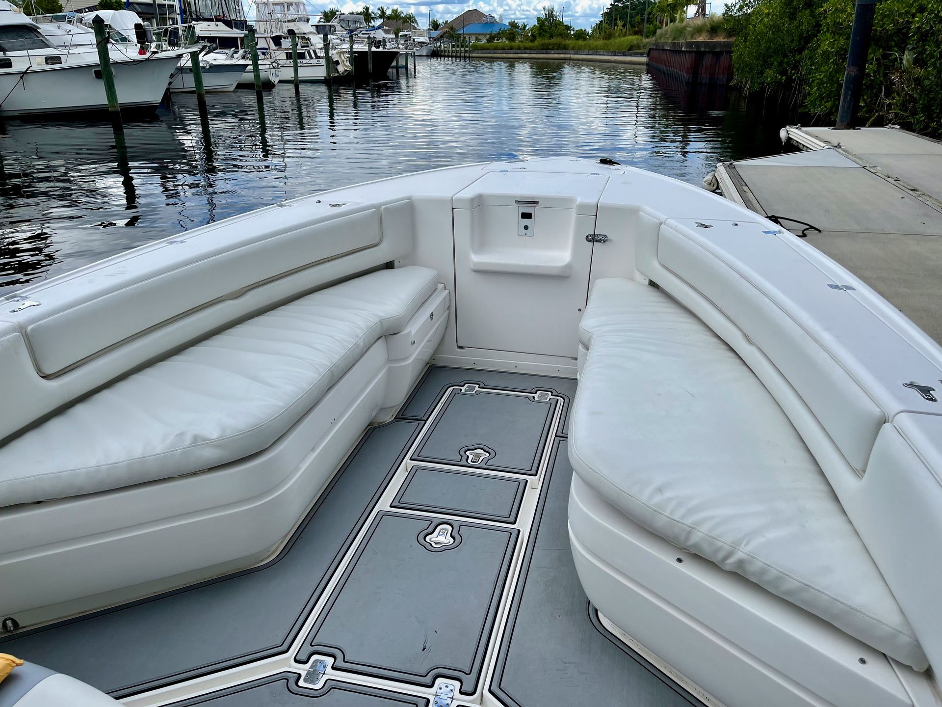 2007 Intrepid 323 CC - Weber Yachts