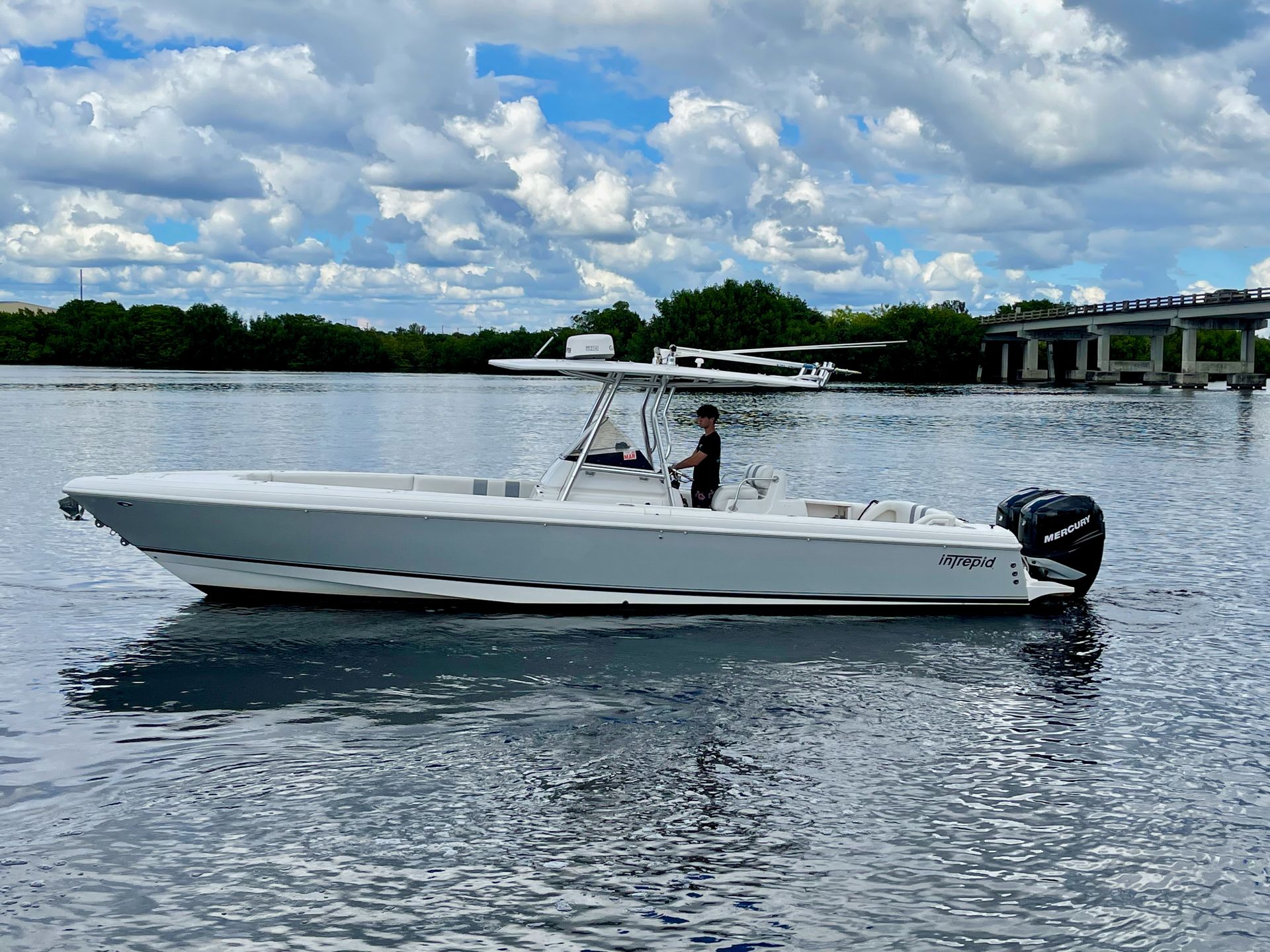 2007 Intrepid 323 CC - Weber Yachts