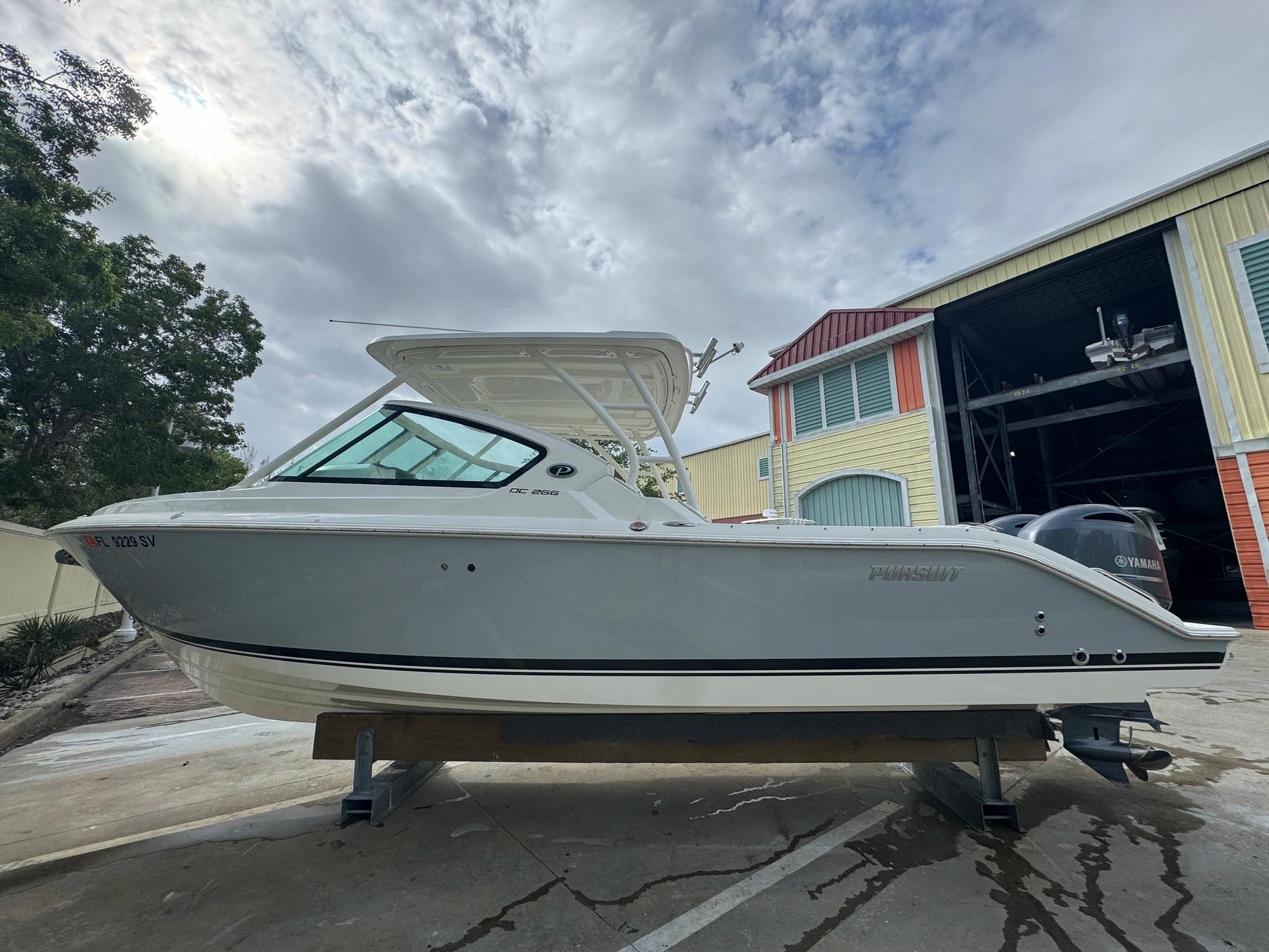 2021 Pursuit DC 266 Dual Console for sale - YachtWorld