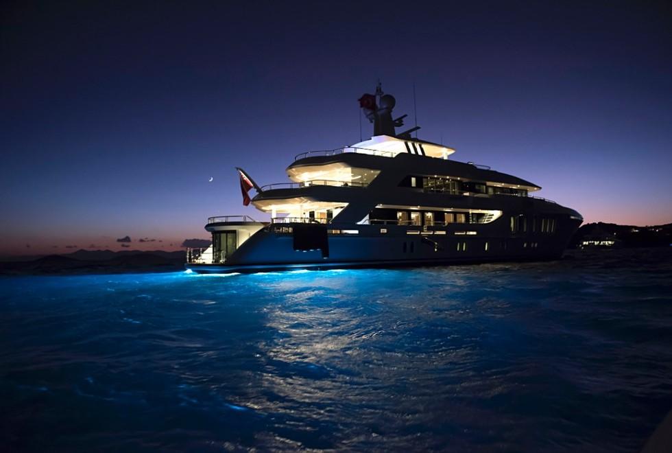 2021 Megayacht CMB Yachts till salu- YachtWorld