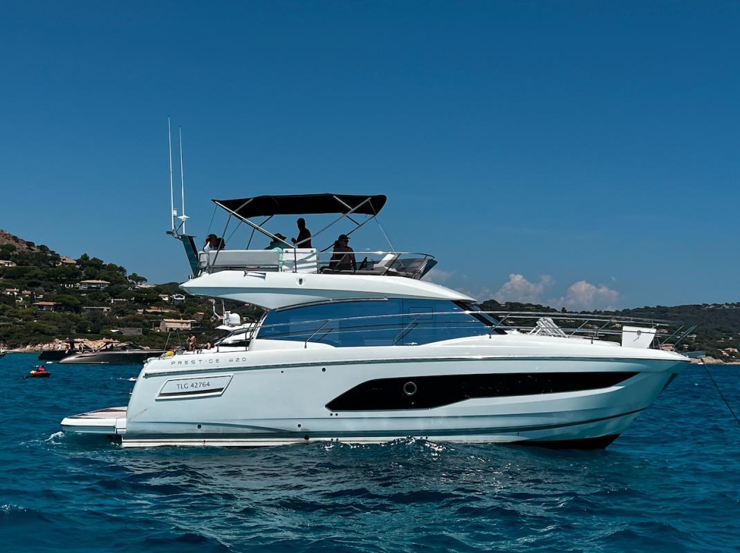 Prestige 420 | 13m | 2022 - 83 - Var | Boats and Outboards