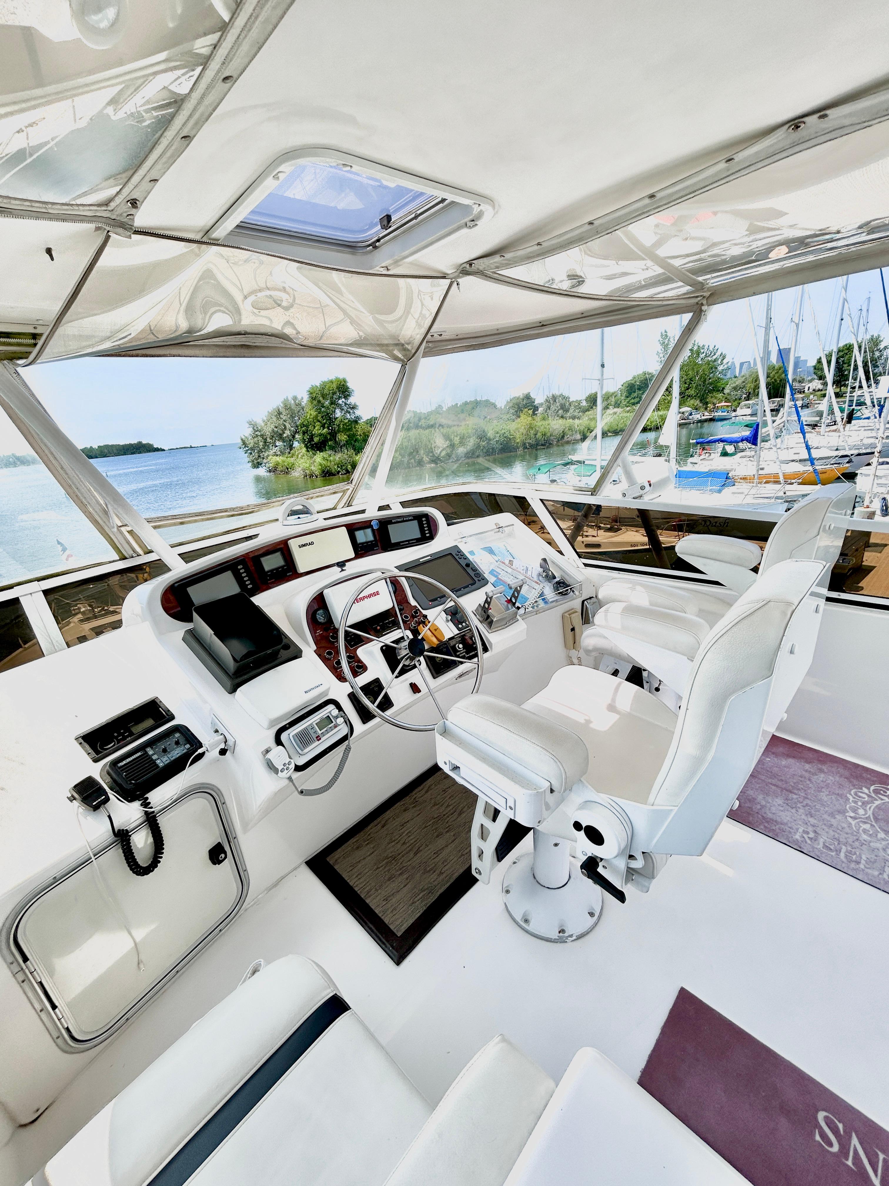 1998 Neptunus 55 Sedan Flybridge for sale - YachtWorld