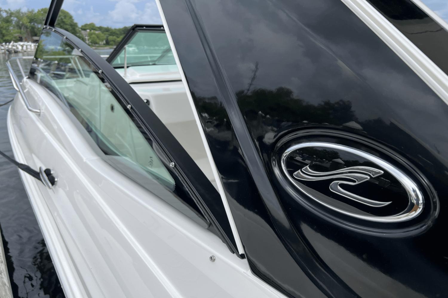 2024 Sea Ray 320 Sundancer Sports Cruiser for sale - YachtWorld