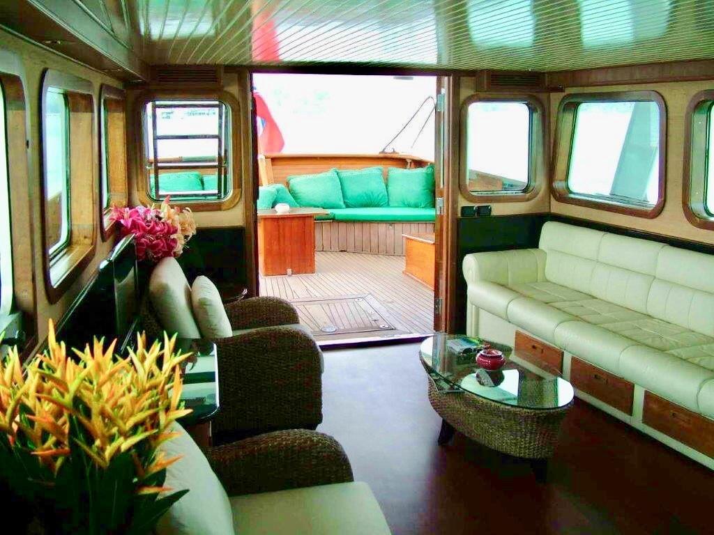 1967 Custom Cutter Yacht / 'Kriegsfischkutter' (KFK) Flybridge for sale ...