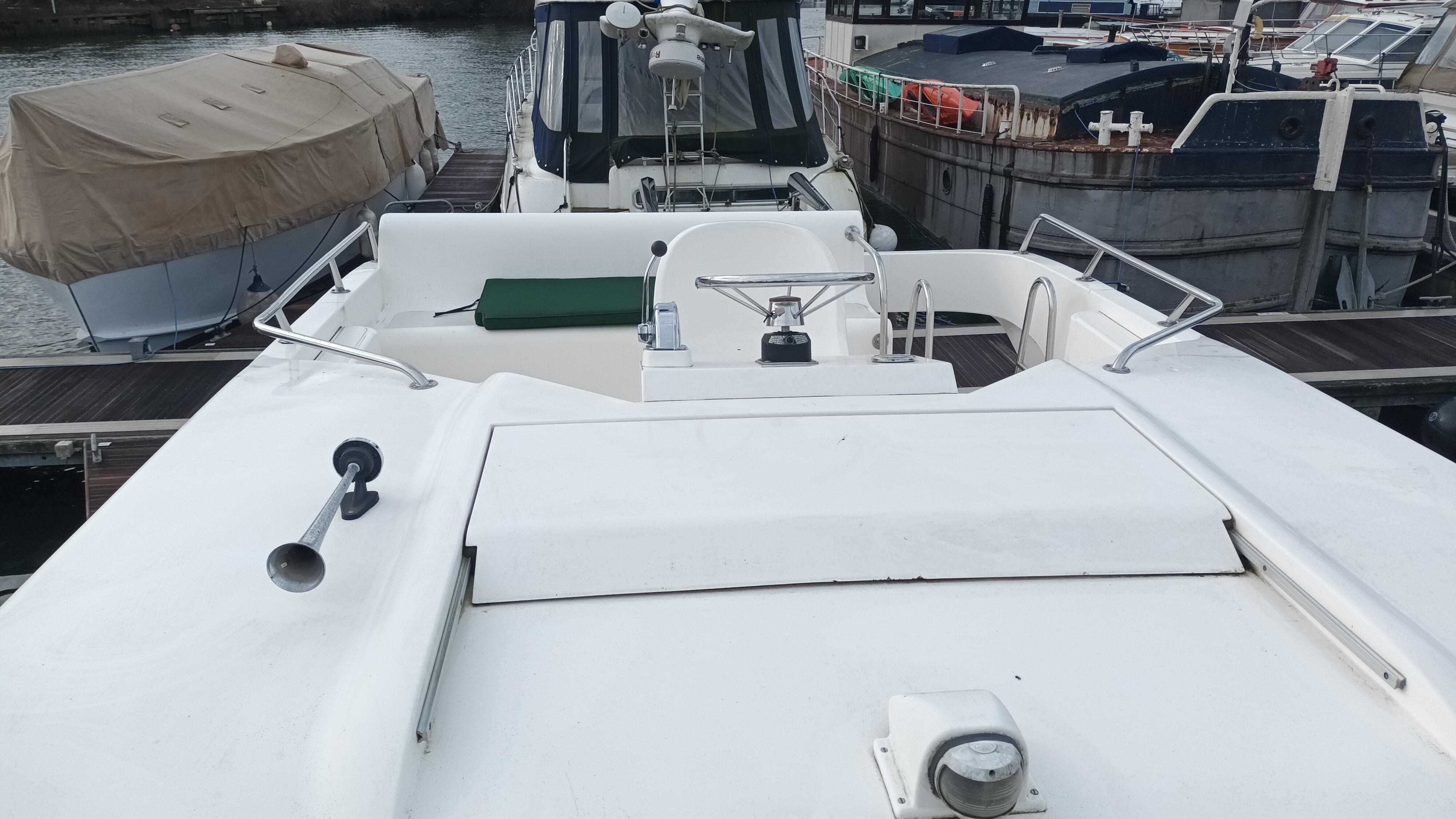 2001 Classic Caprice Connoisseur 12m Canal and River Cruiser for sale ...