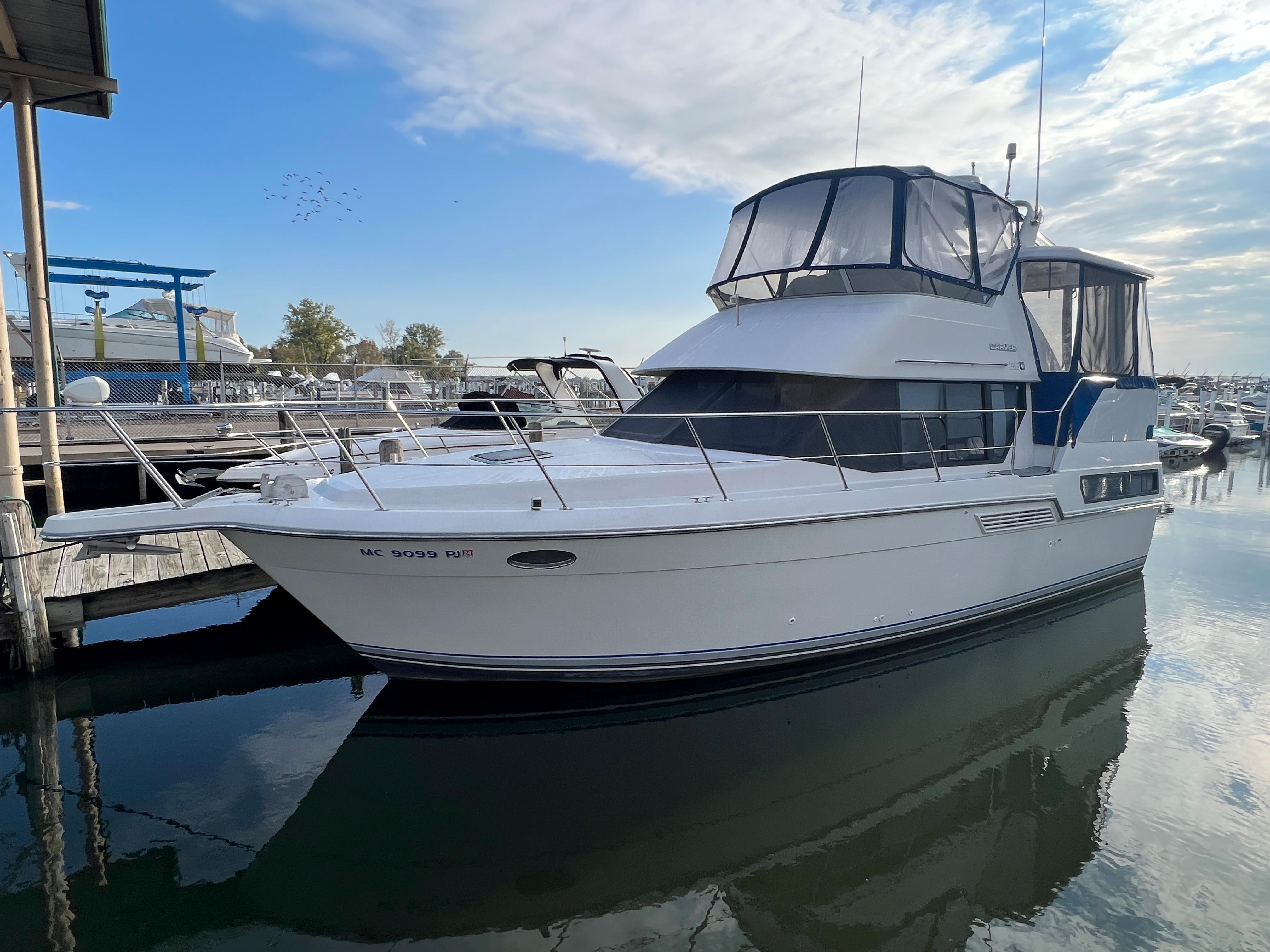 1993 Carver 350 Aft Cabin Aft Cabin for sale - YachtWorld