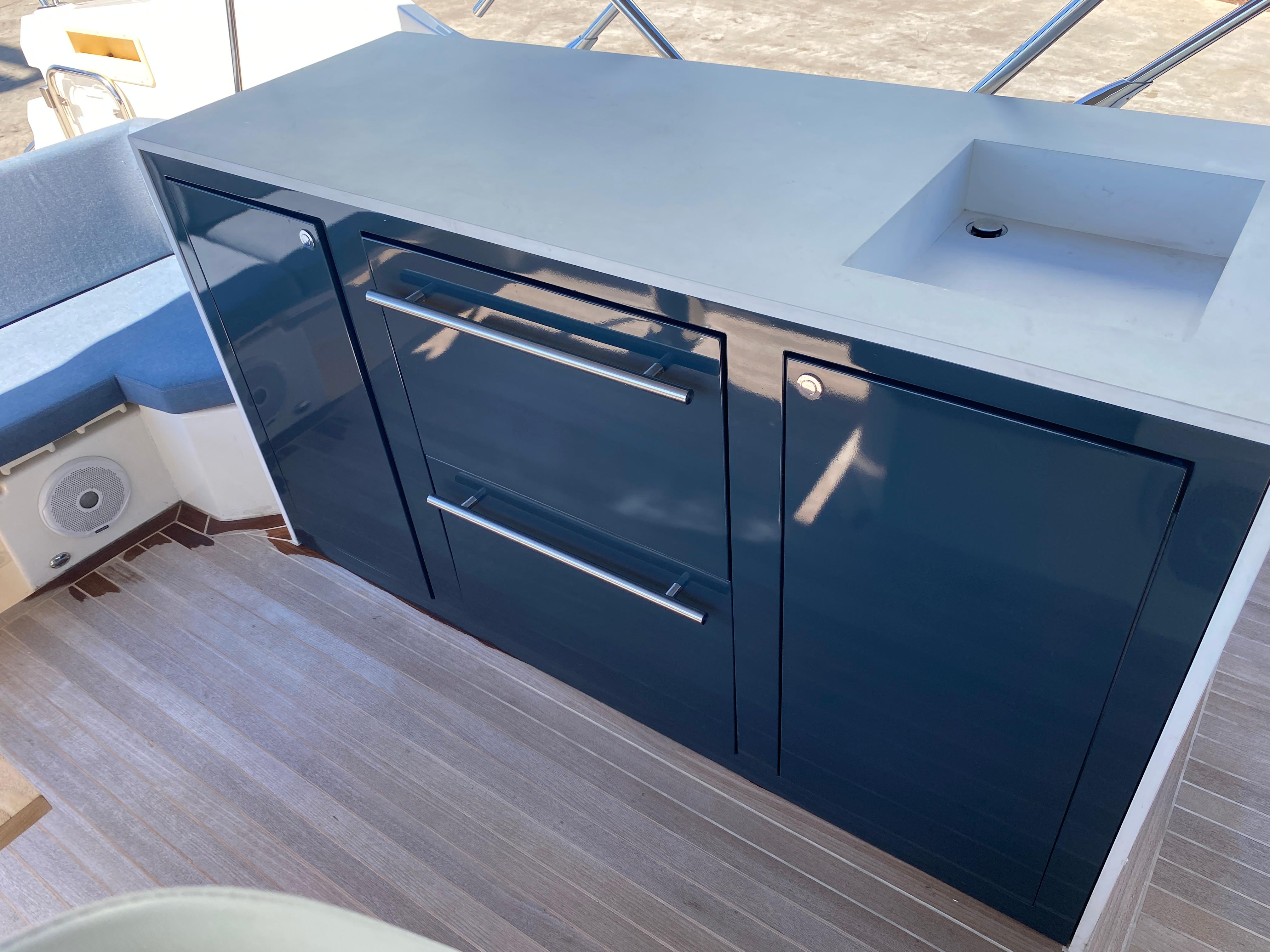 2014 Absolute 40 STL Express Cruiser for sale - YachtWorld