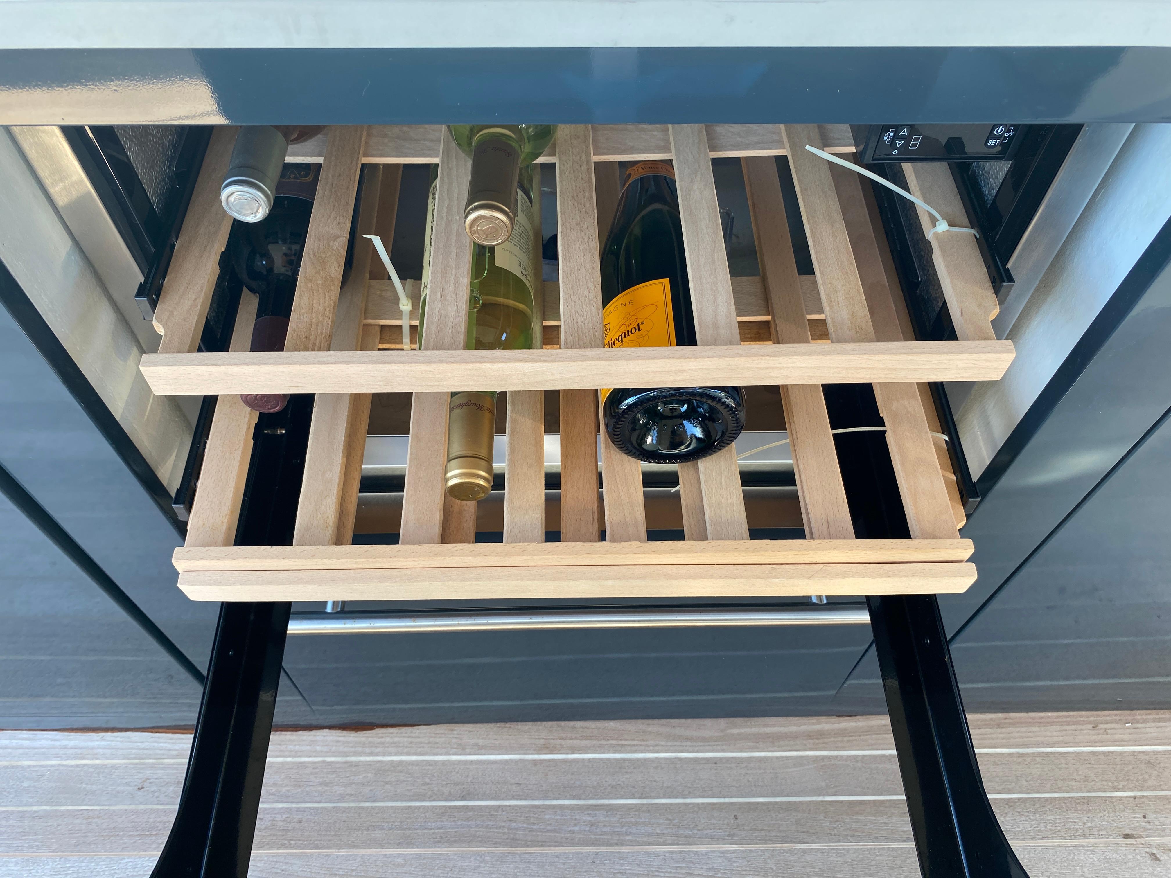 2014 Absolute 40 STL Express Cruiser for sale - YachtWorld