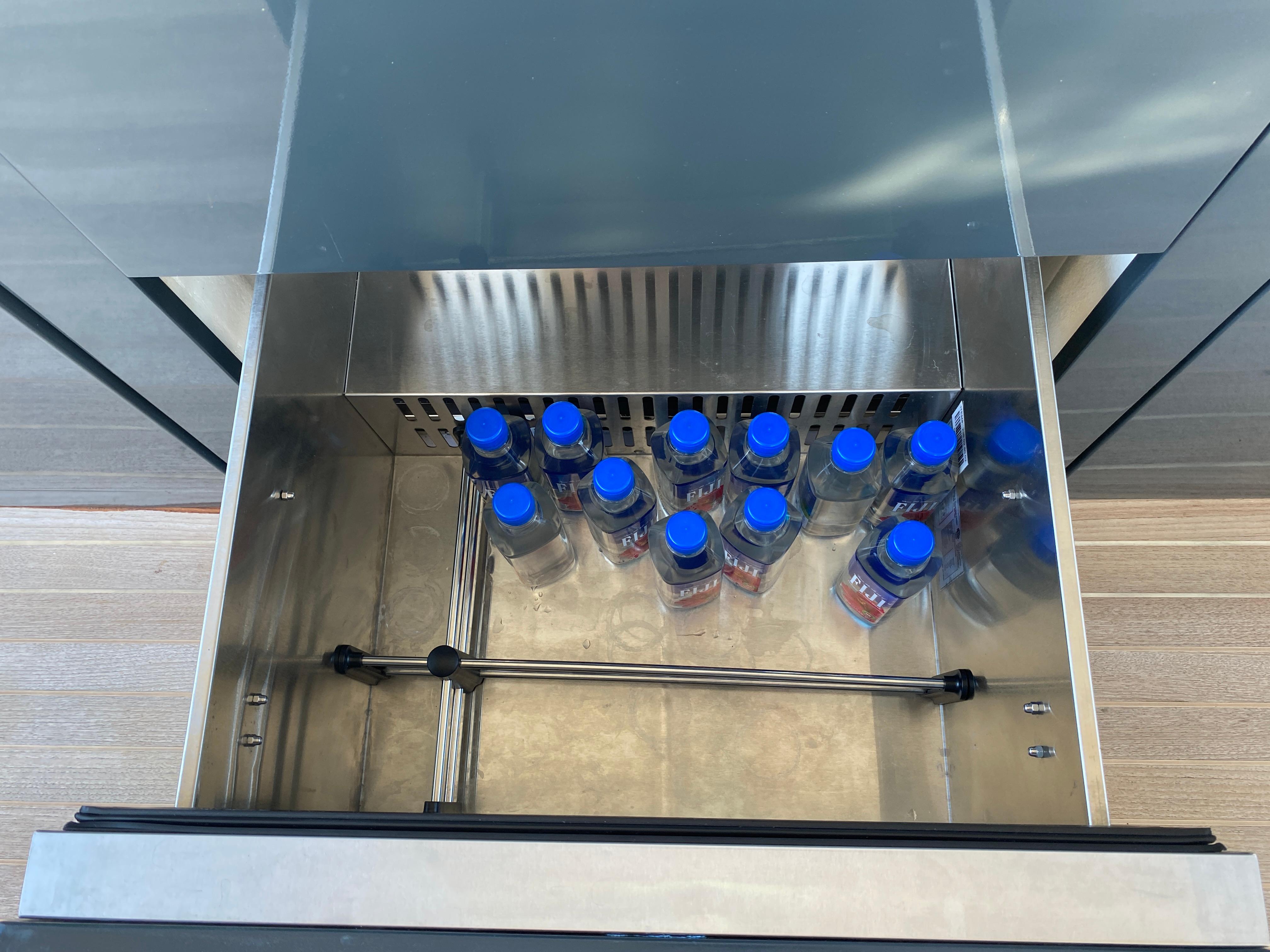 2014 Absolute 40 STL Express Cruiser for sale - YachtWorld