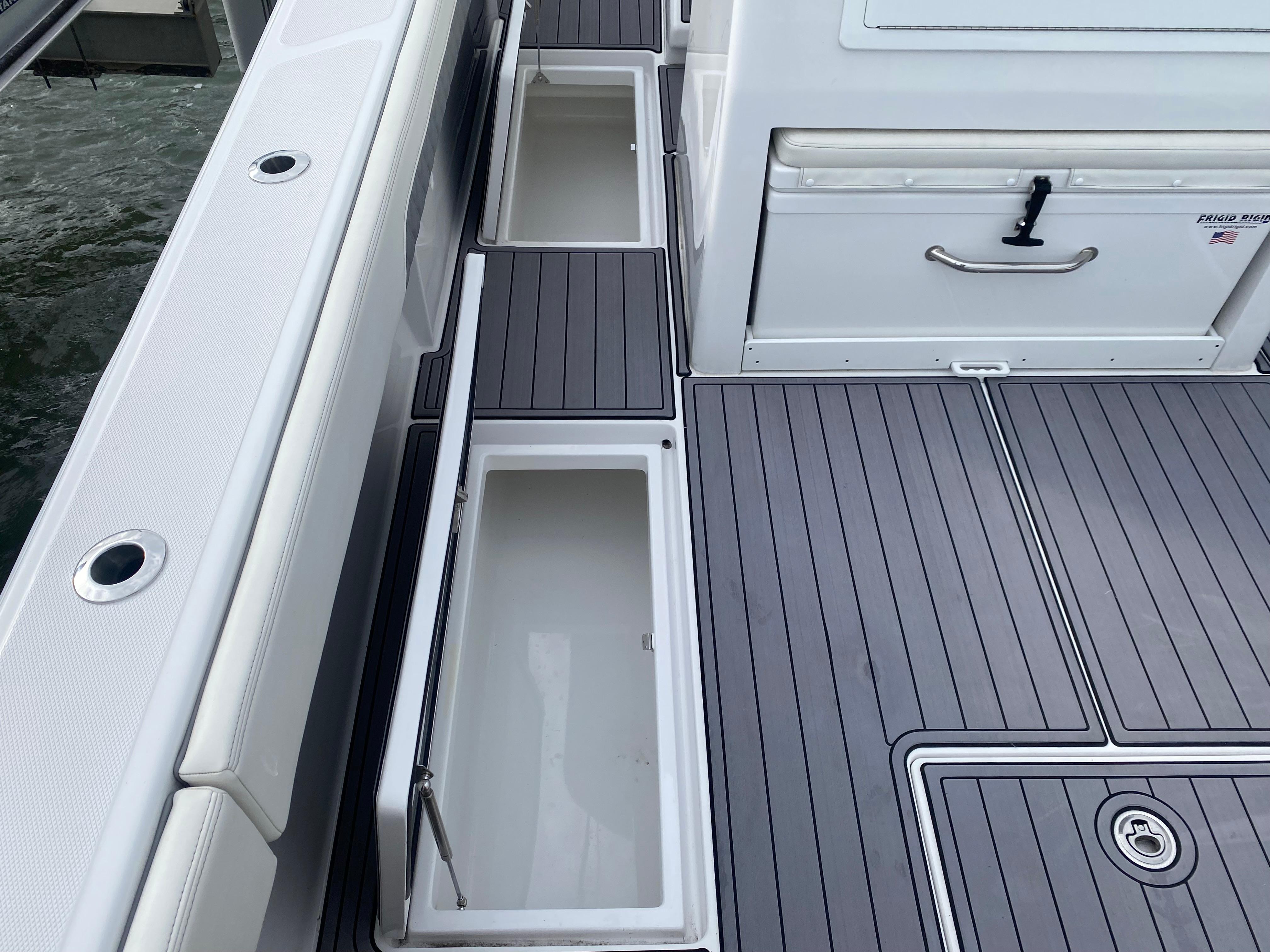 2023 Front Runner 33 CC Centre Console for sale - YachtWorld