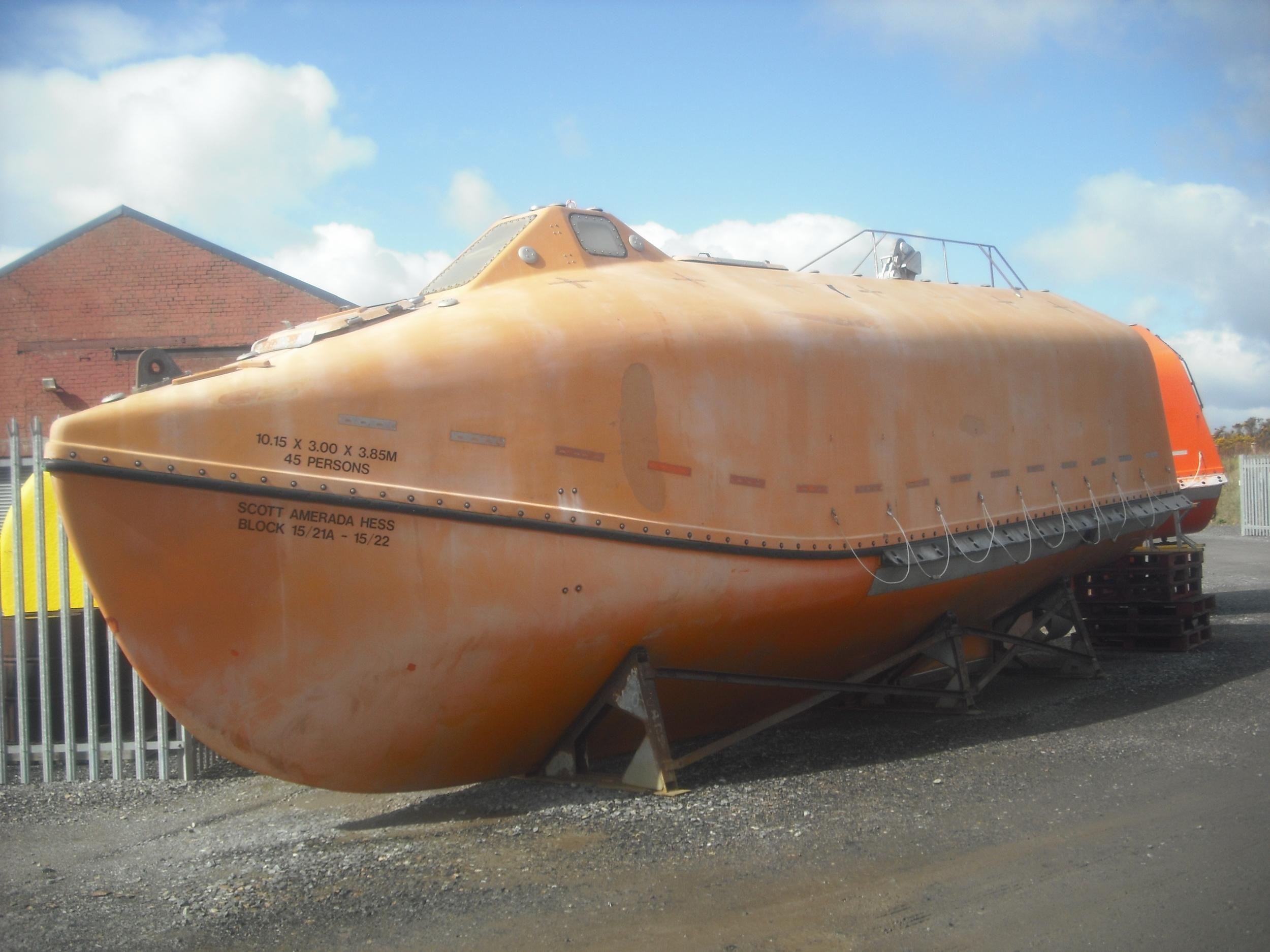 Used Watercraft Freefall Lifeboat - iNautia