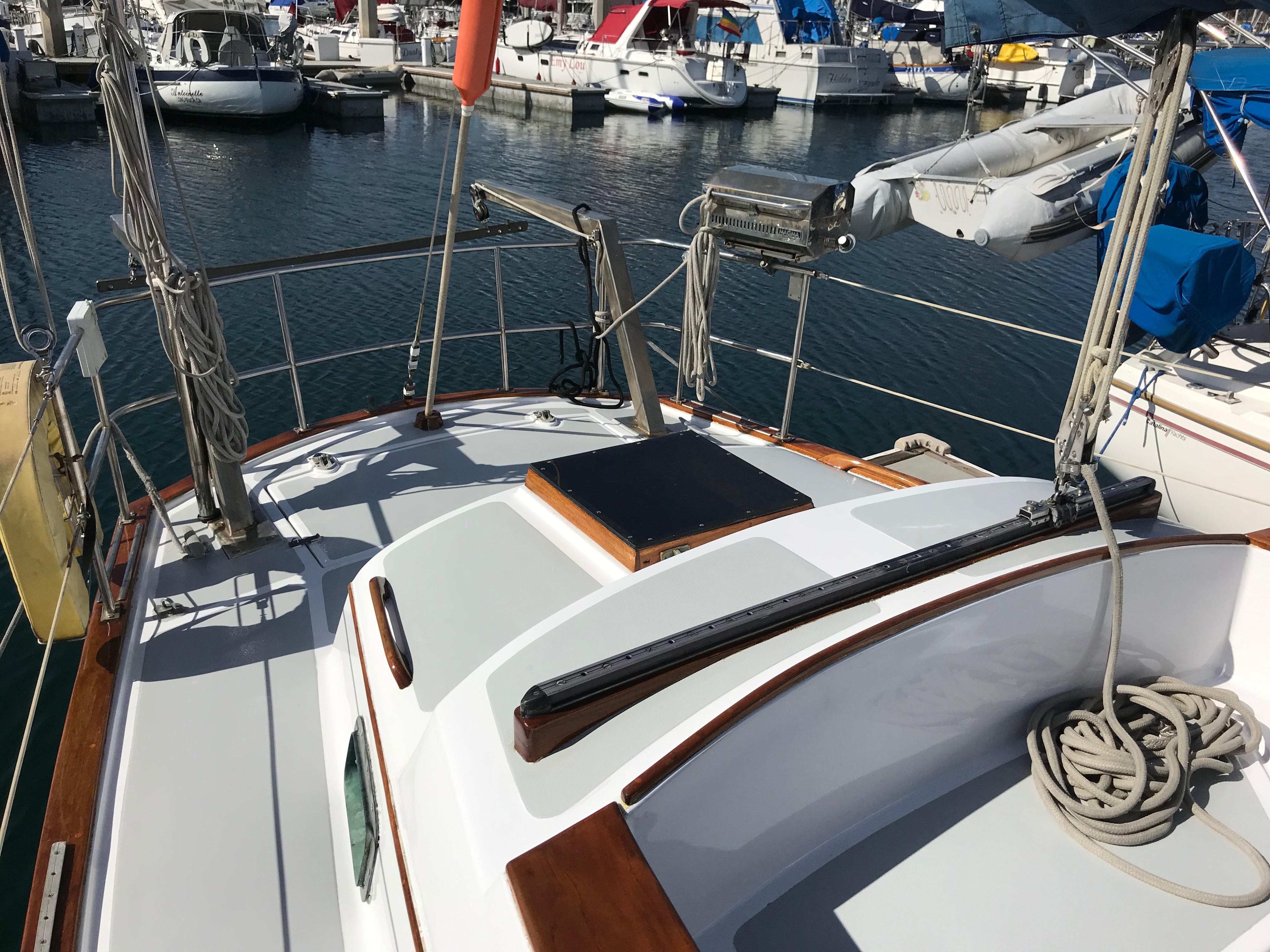 1976 Irwin 37 Centre Cockpit for sale - YachtWorld