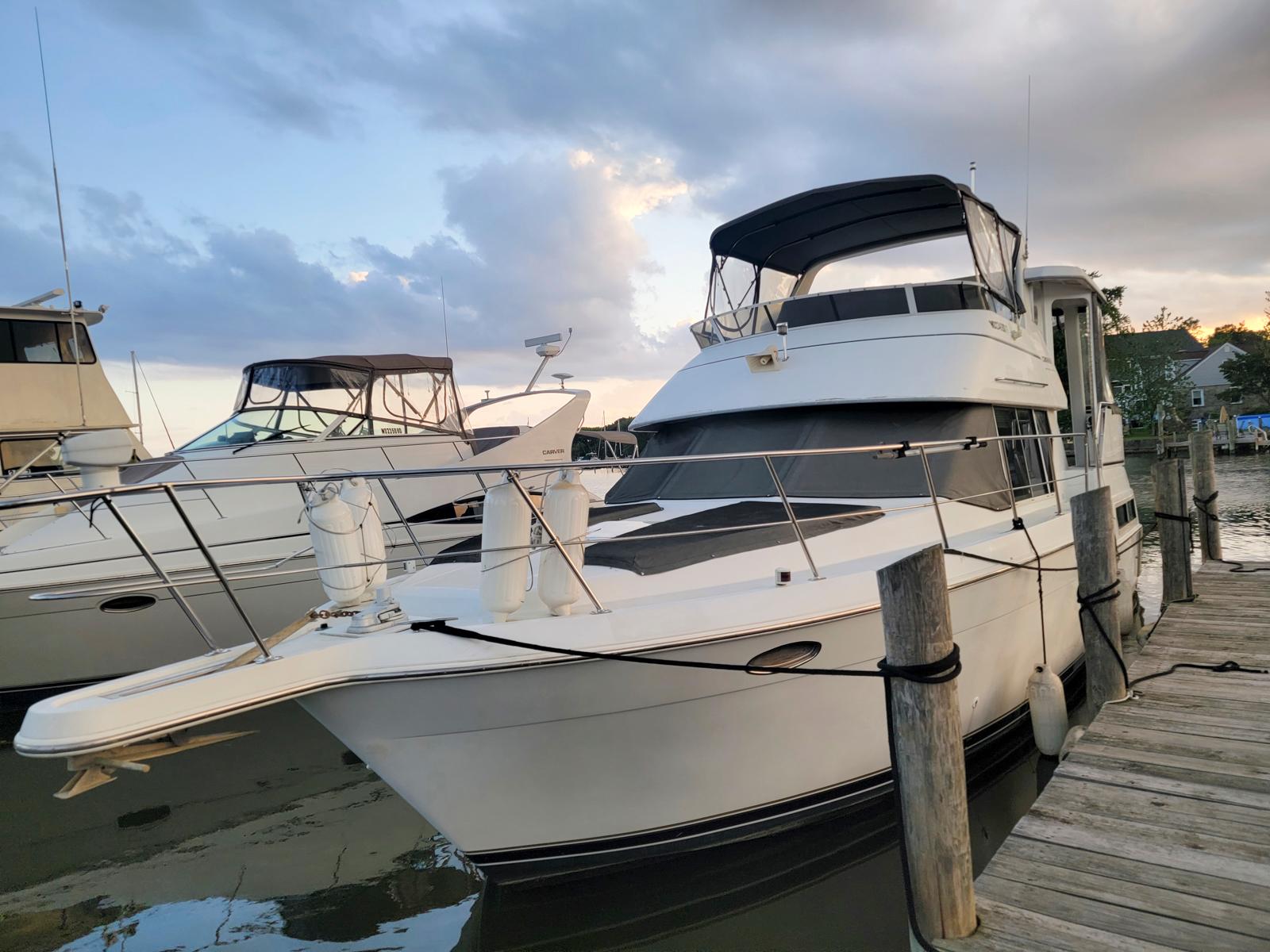 1997 Carver 355 Aft Cabin Aft Cabin for sale - YachtWorld