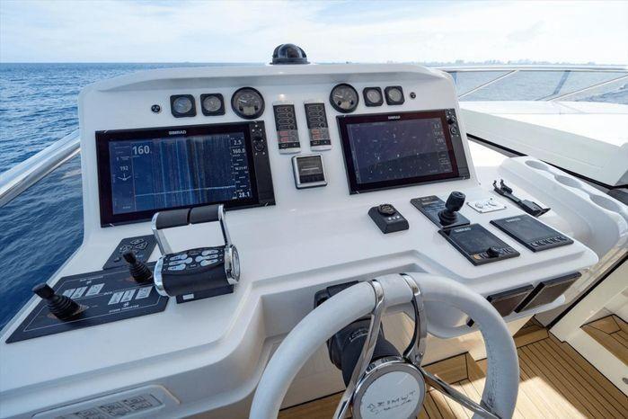 LONG TENG Motor Yacht Azimut for sale - YachtWorld