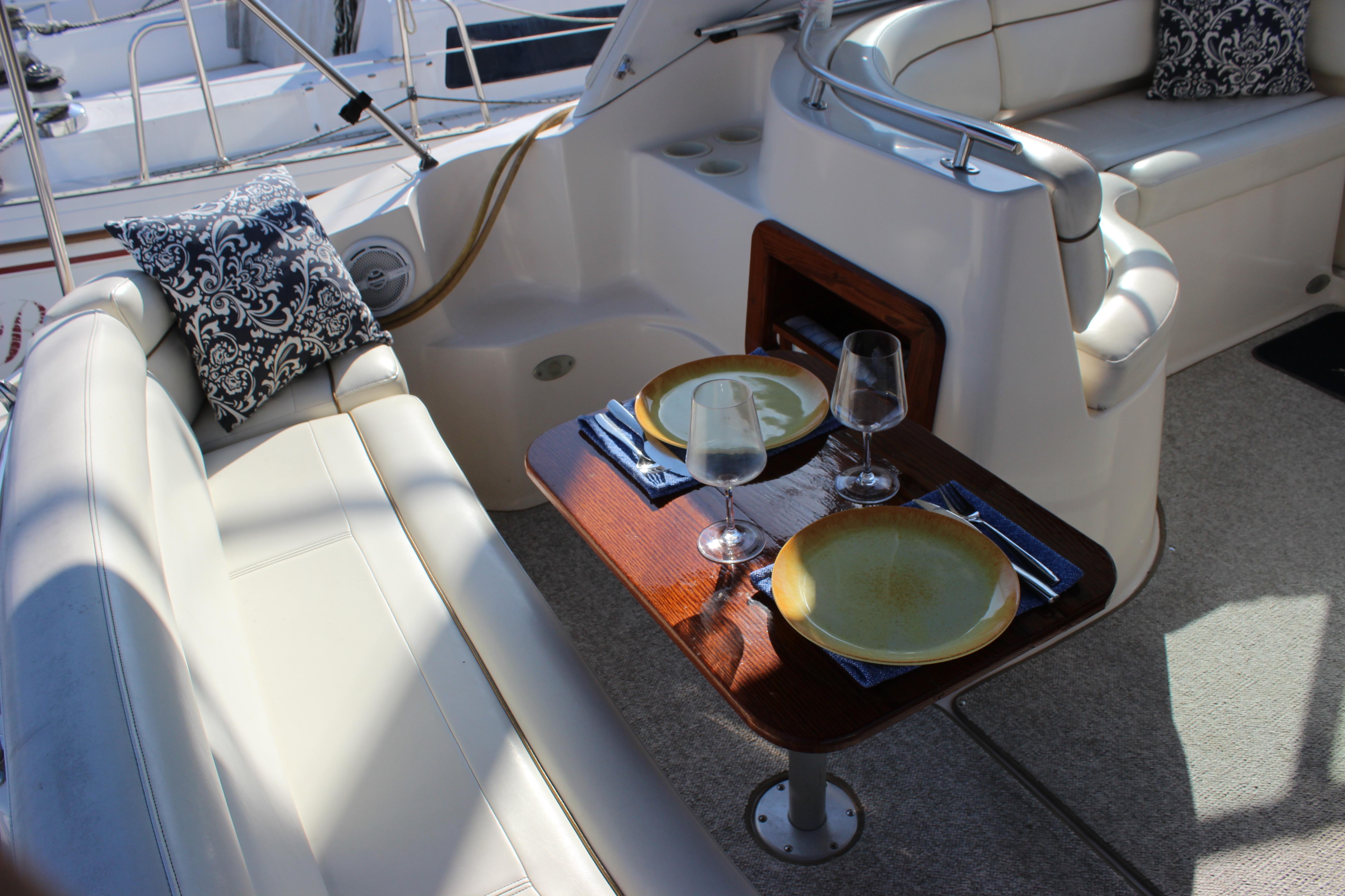 2004 Rinker 342 Express Cruiser Cruiser for sale - YachtWorld
