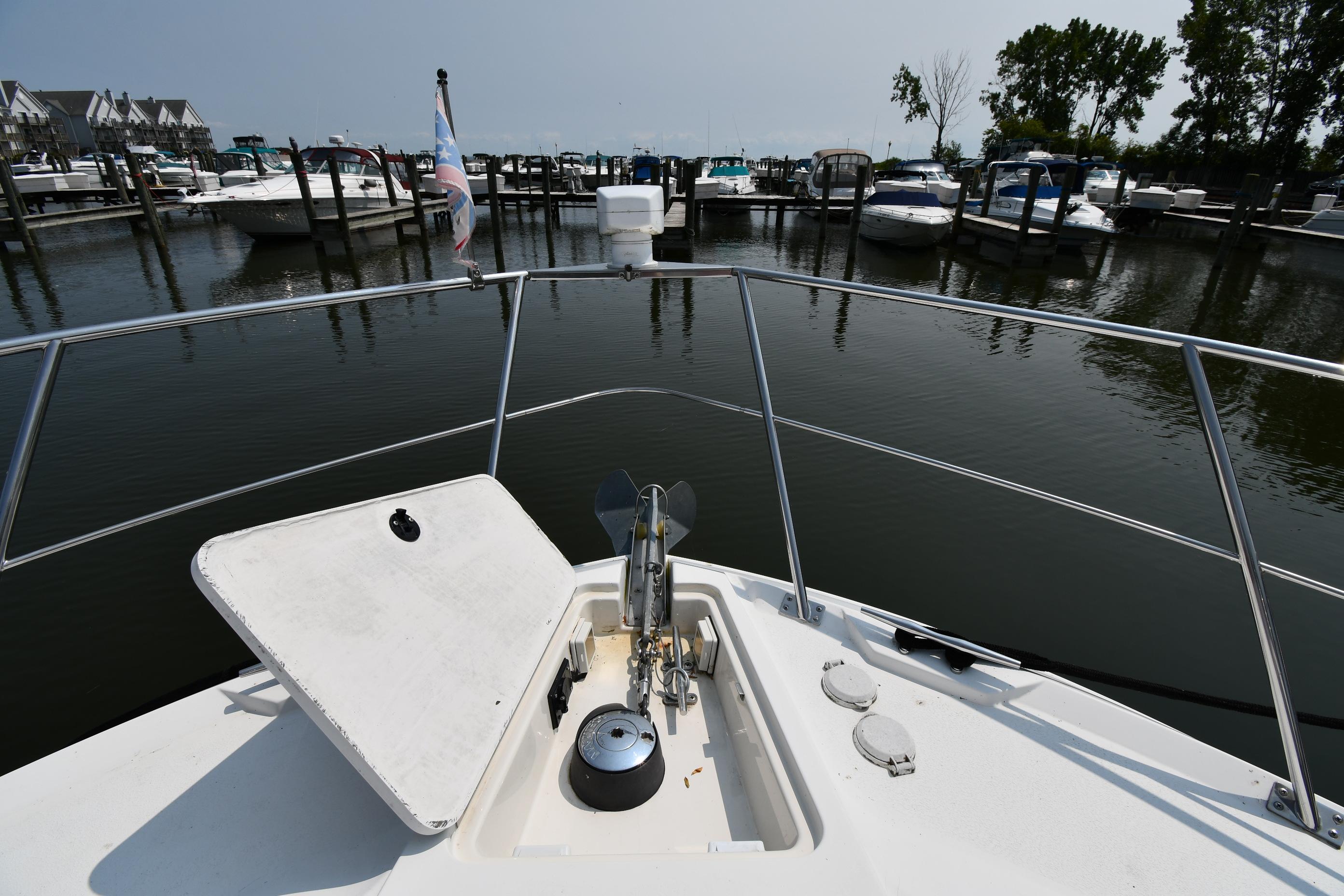 1997 Carver 405 Motor Yacht Motor Yachts for sale - YachtWorld