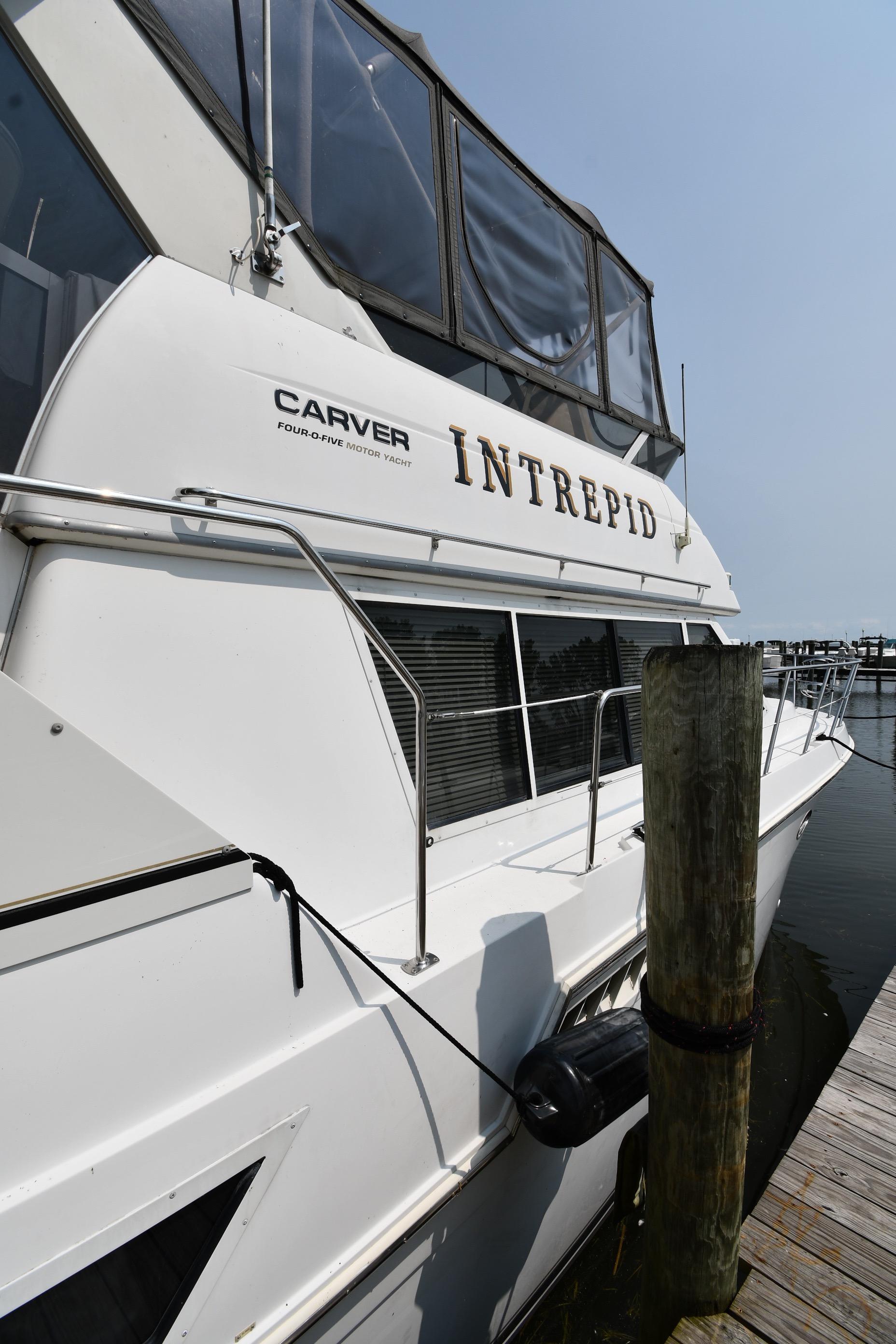 1997 Carver 405 Motor Yacht Motor Yachts for sale - YachtWorld