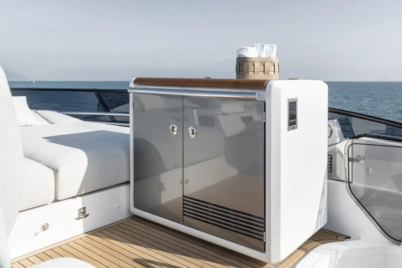 Azimut 53 Fly Yacht for Sale | 55 Azimut Yachts Varazze, Italy ...