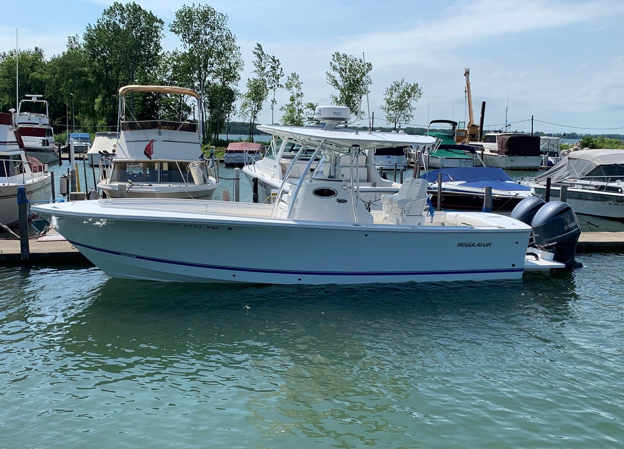 2015 Regulator 28 Forward Seating Centre Console for sale - YachtWorld