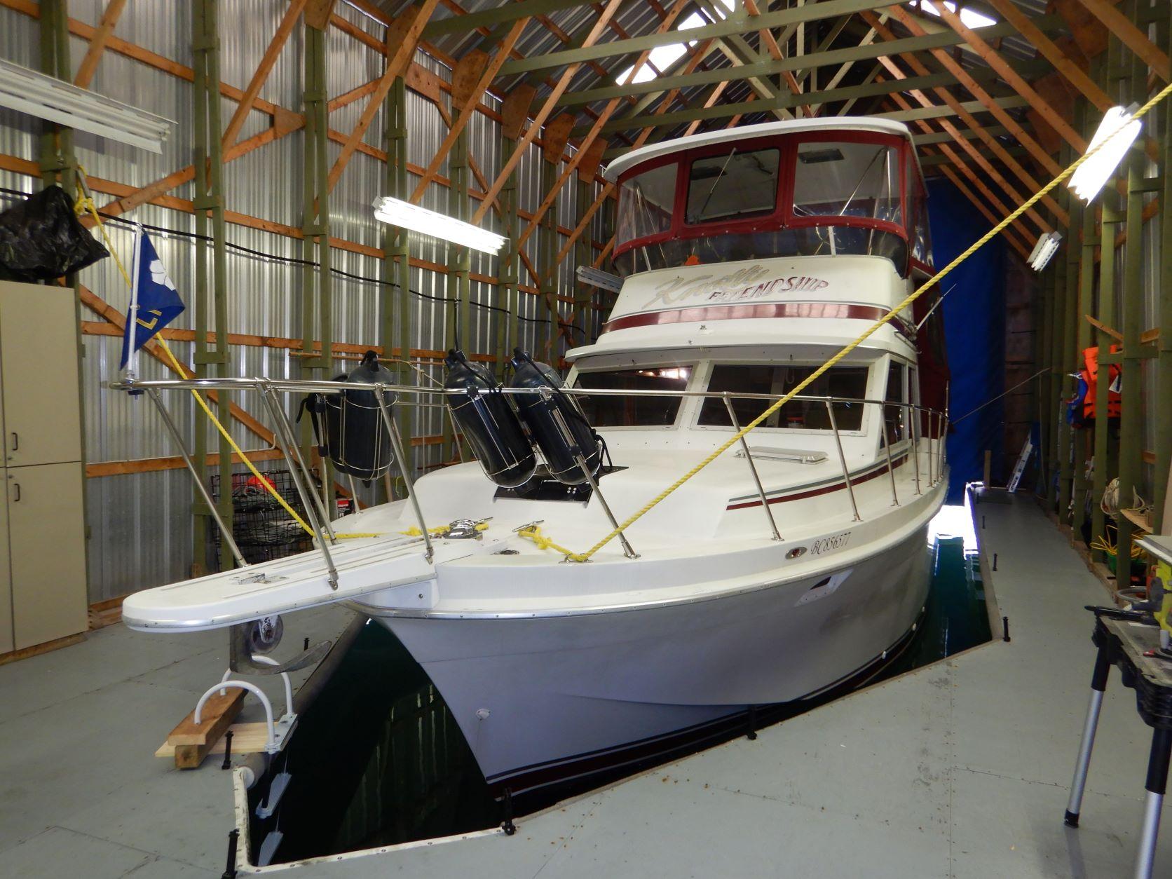 1983 Uniflite 36 Double Cabin Flybridge for sale - YachtWorld