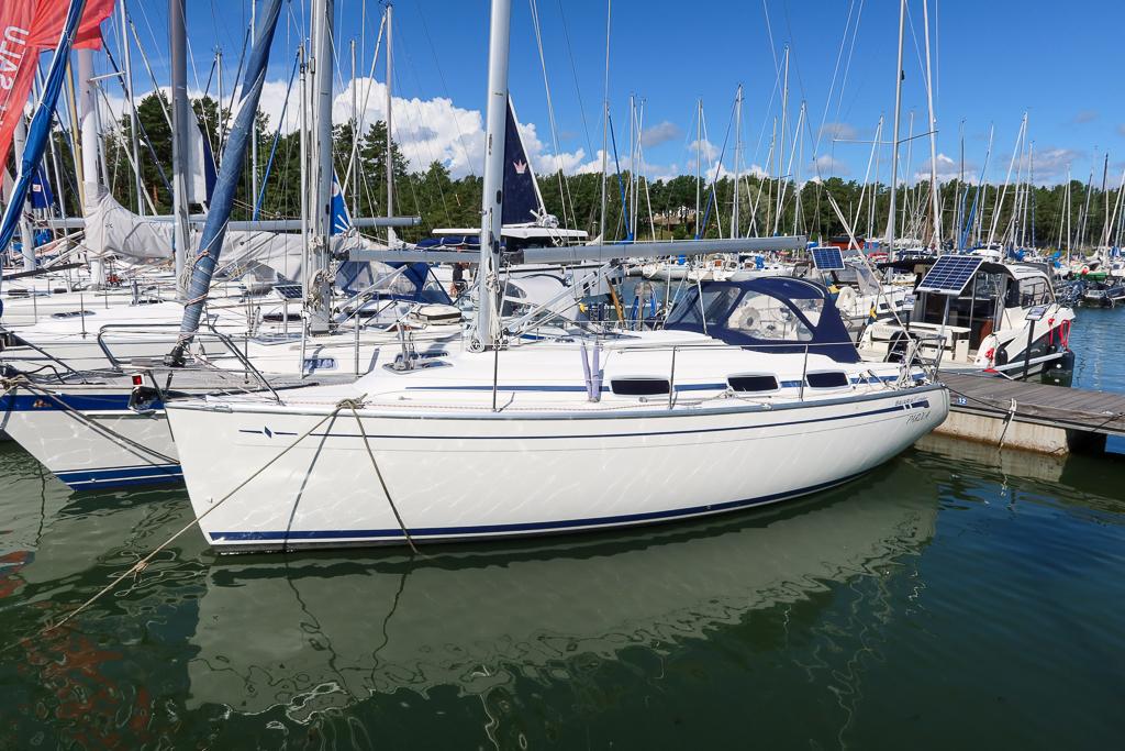 Bavaria 30 Cruiser | 9m | 2006 | Boats and Outboards