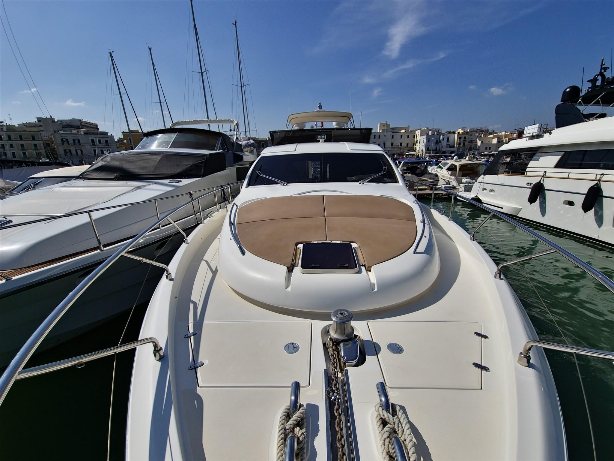 2006 Ferretti Yachts 630 Flybridge for sale - YachtWorld