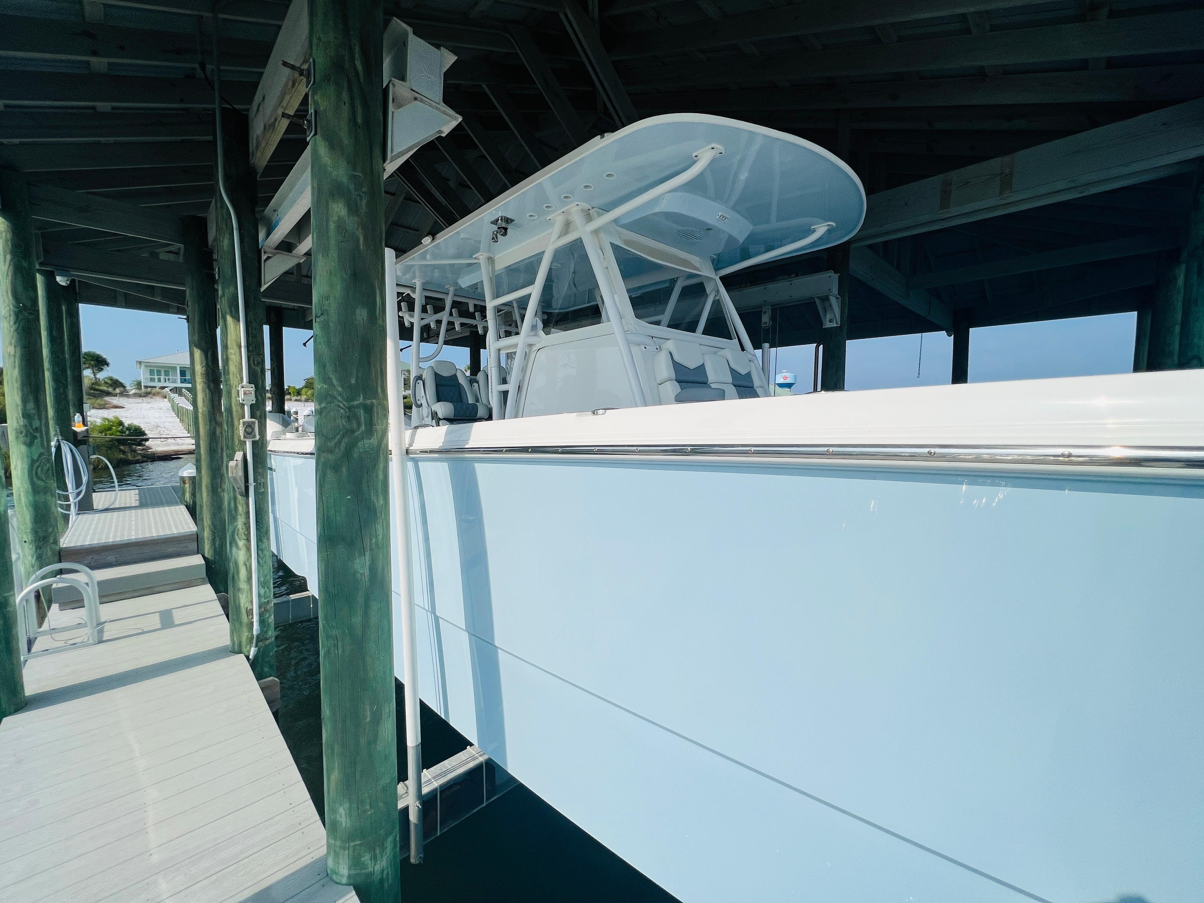 2021 Invincible 35' Catamaran Center Console Boote Kaufen - YachtWorld