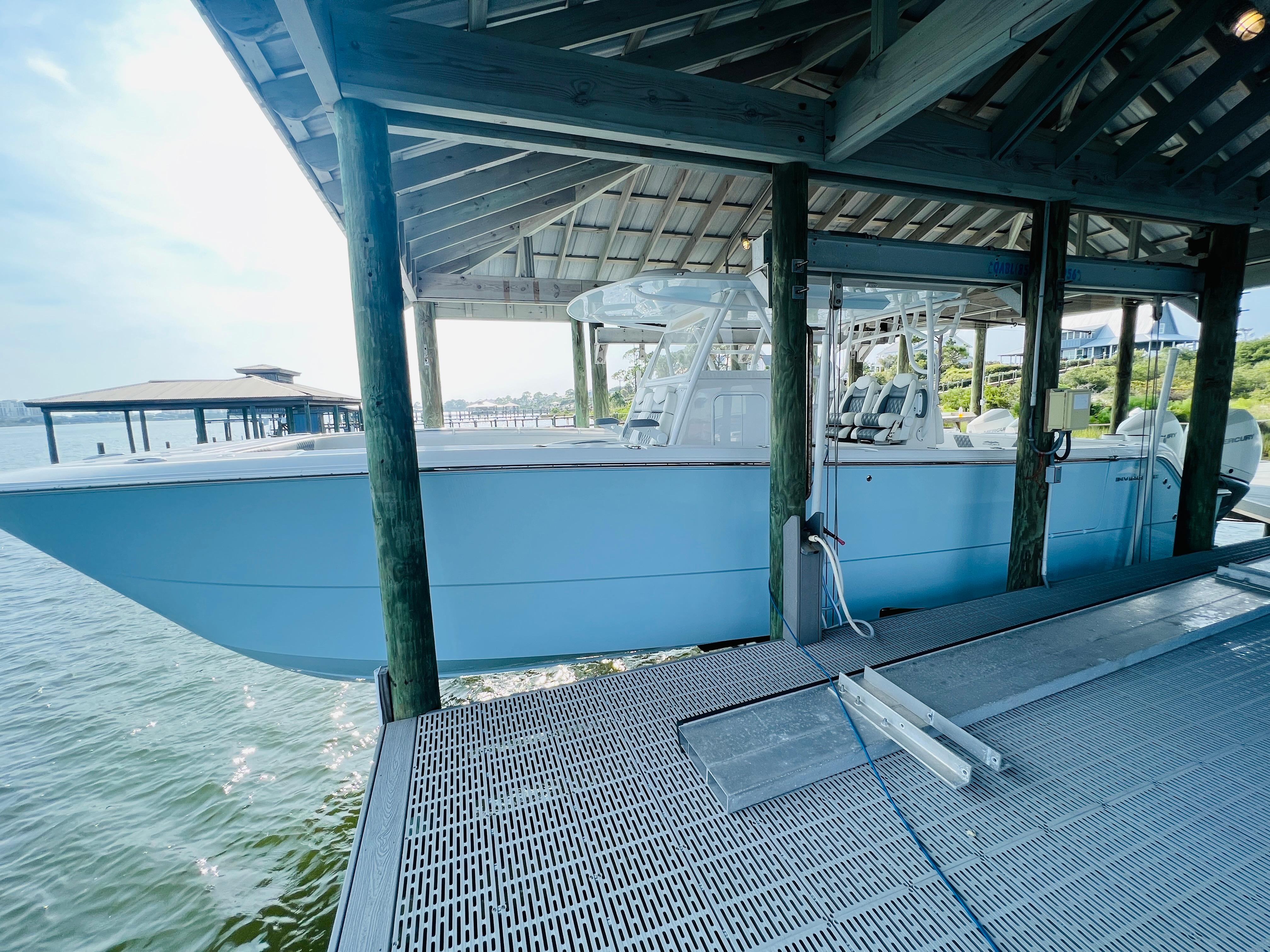 2021 Invincible 35' Catamaran Center Console Boote Kaufen - YachtWorld