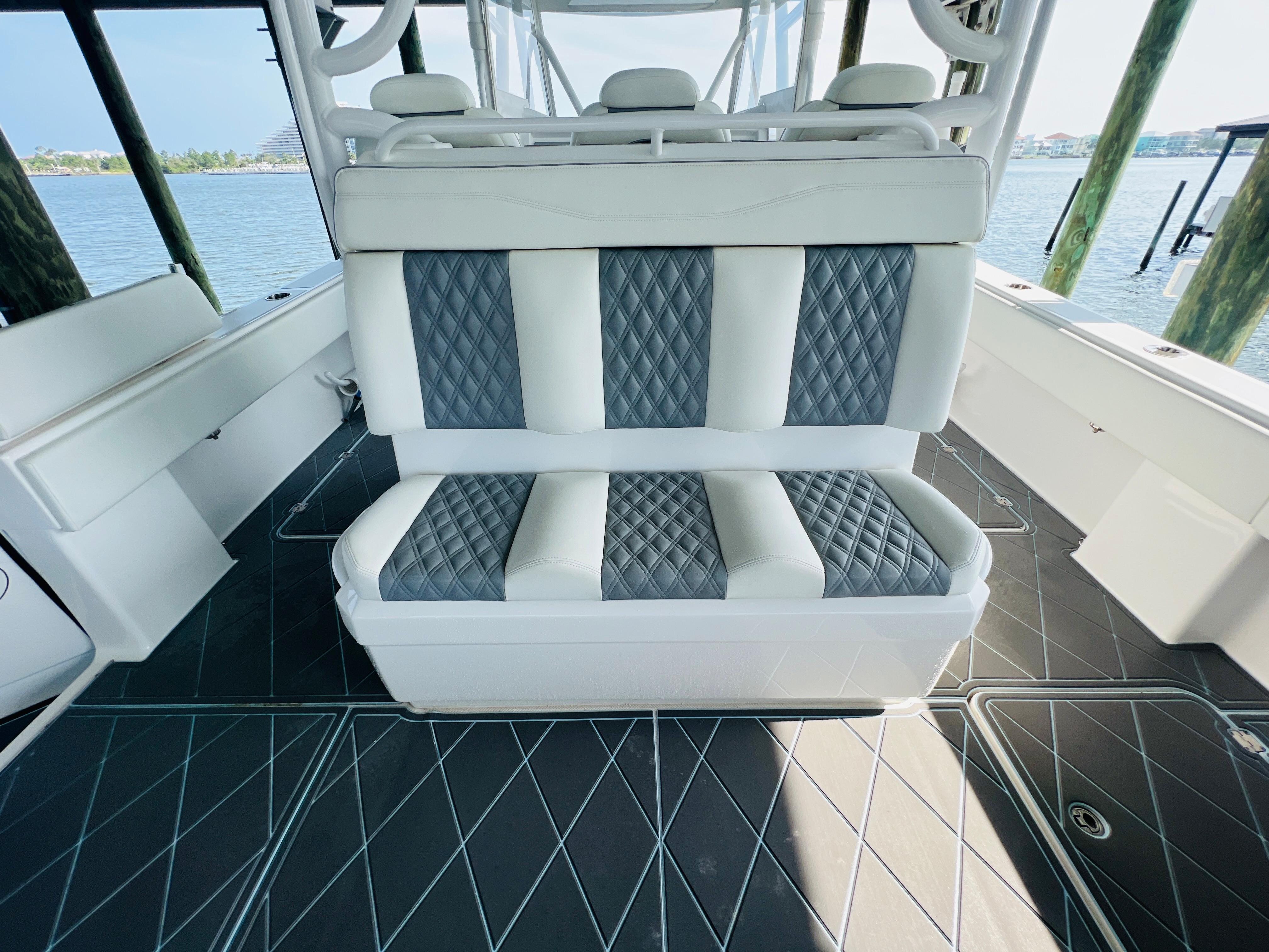 2021 Invincible 35' Catamaran Center Console Boote Kaufen - YachtWorld
