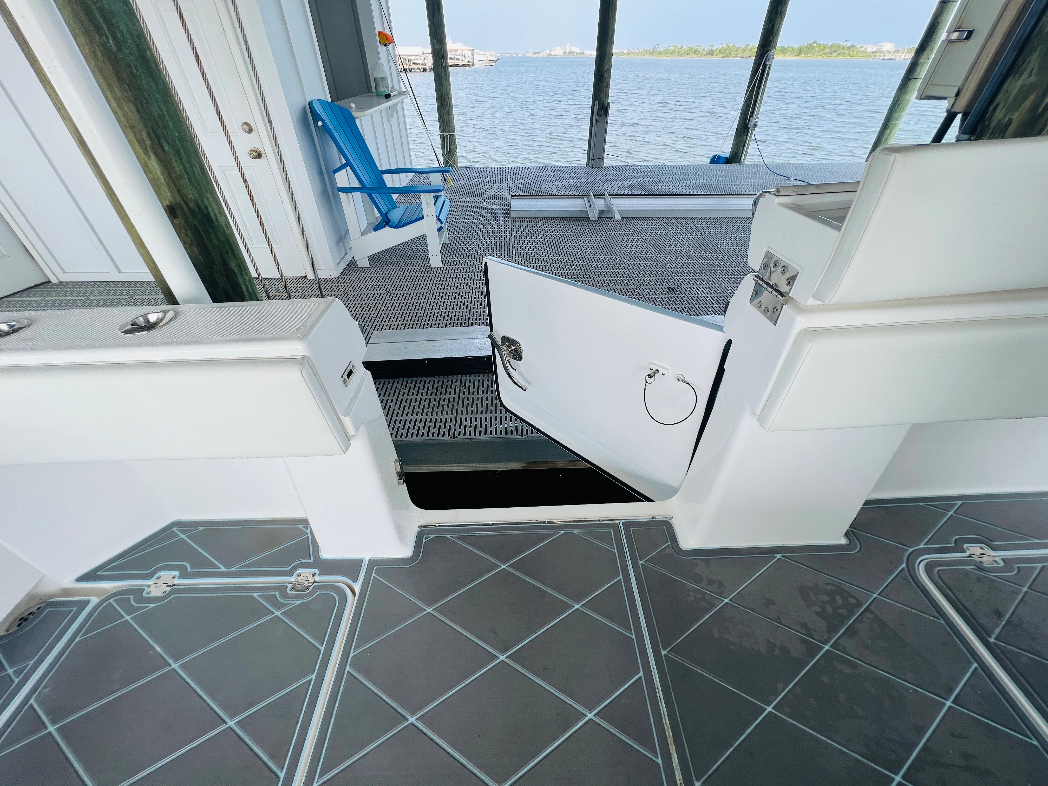 2021 Invincible 35' Catamaran Center Console Boote Kaufen - YachtWorld