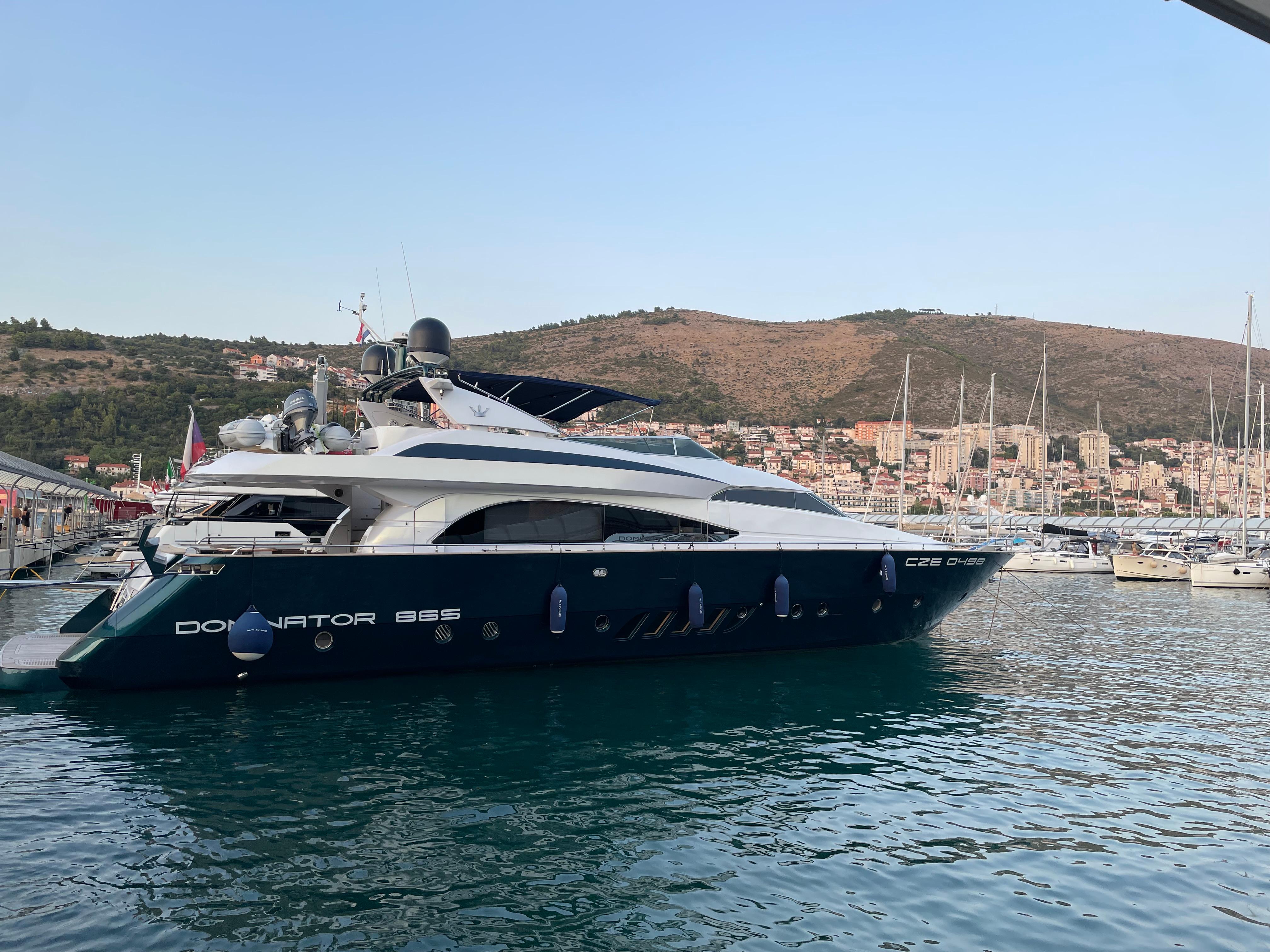 Dominator 860 | 2007 | 27m | Boatshop24