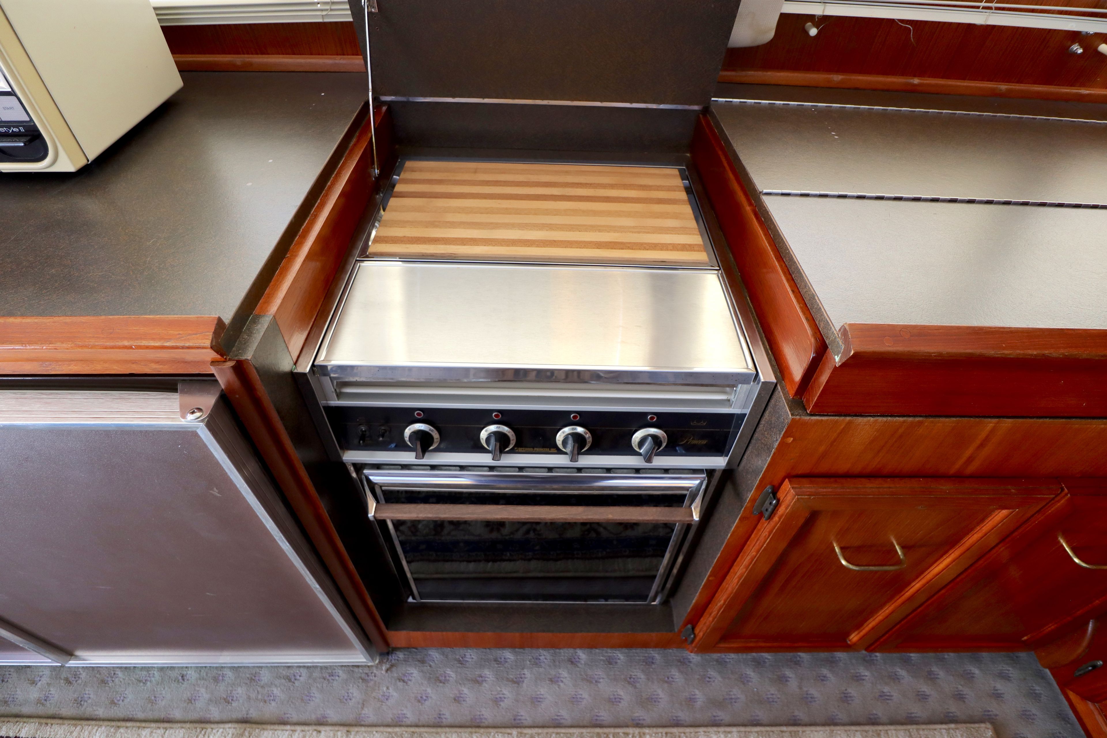 1980 Pacemaker 38 Sportfish Convertible - Weber Yachts