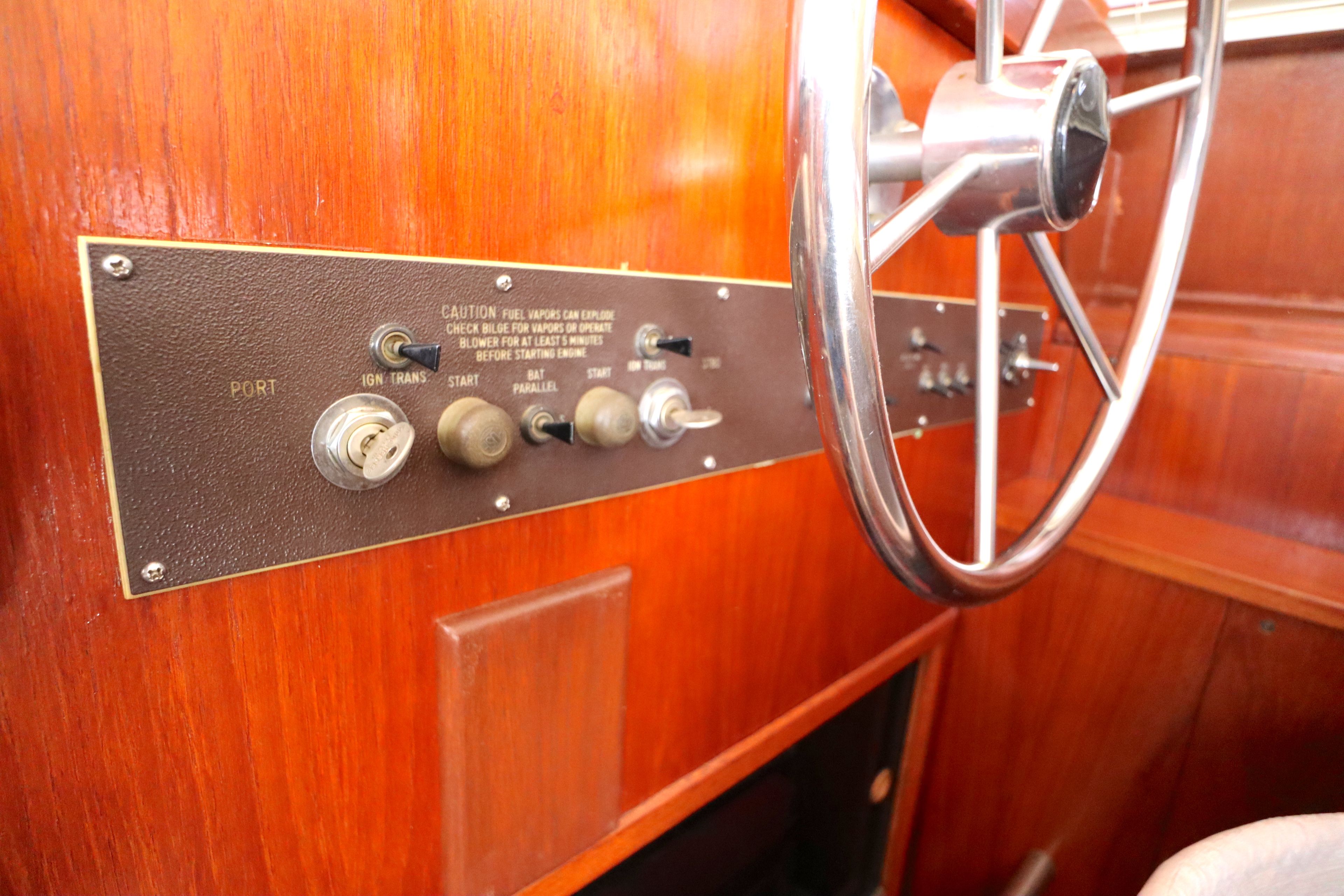 1980 Pacemaker 38 Sportfish Convertible - Weber Yachts