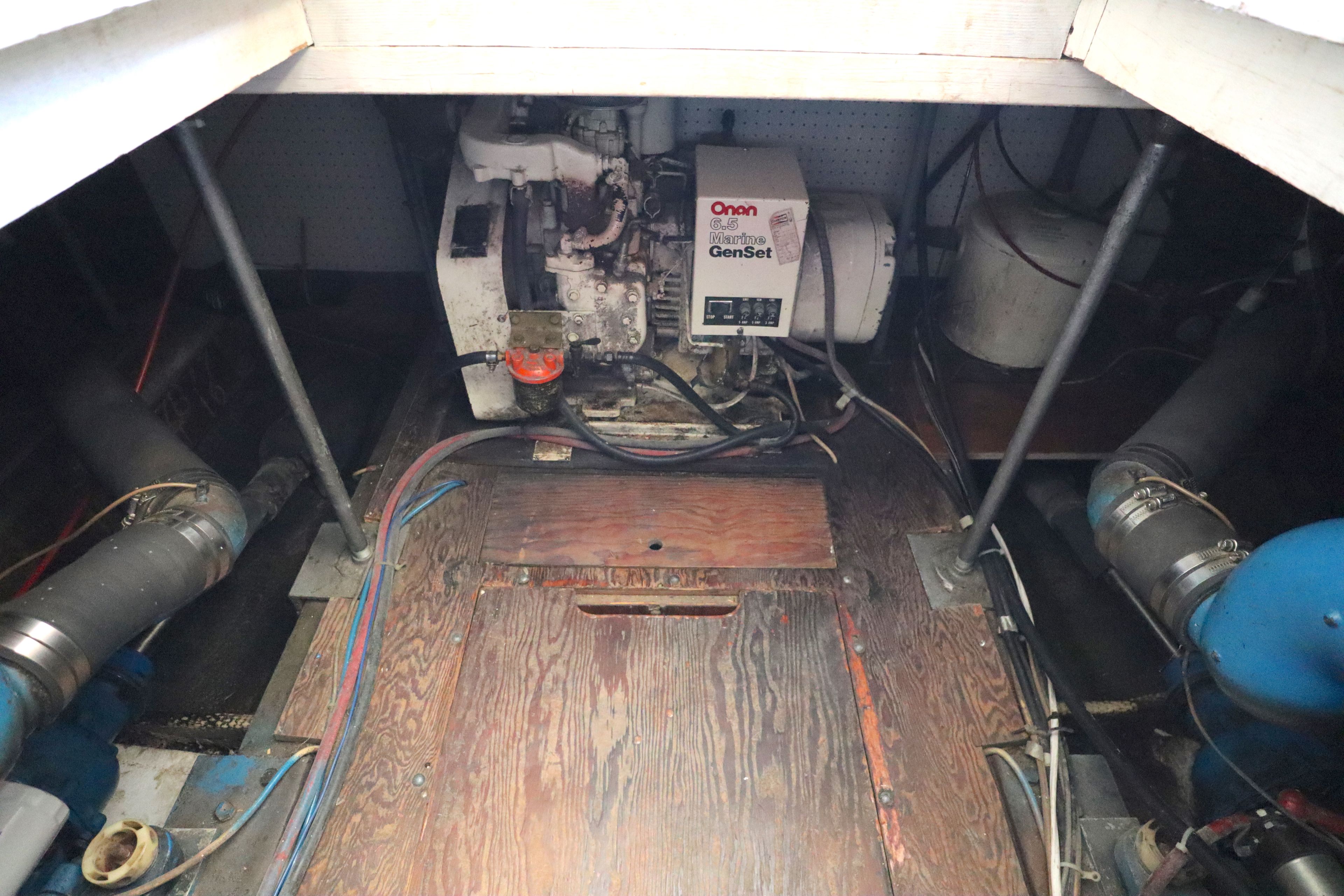 1980 Pacemaker 38 Sportfish Convertible - Weber Yachts