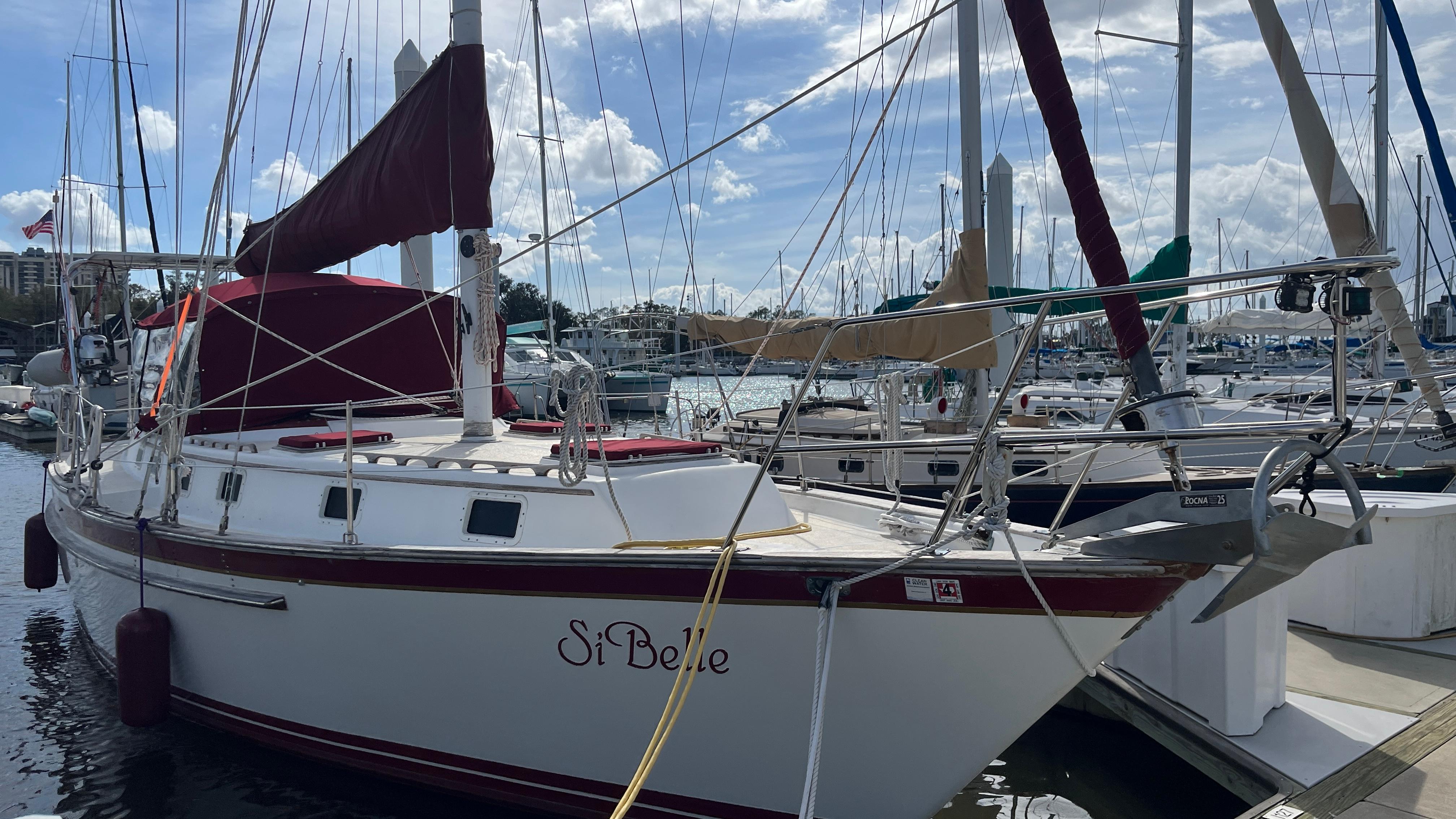 1983 Endeavour 40 Sloop Centre Cockpit for sale - YachtWorld