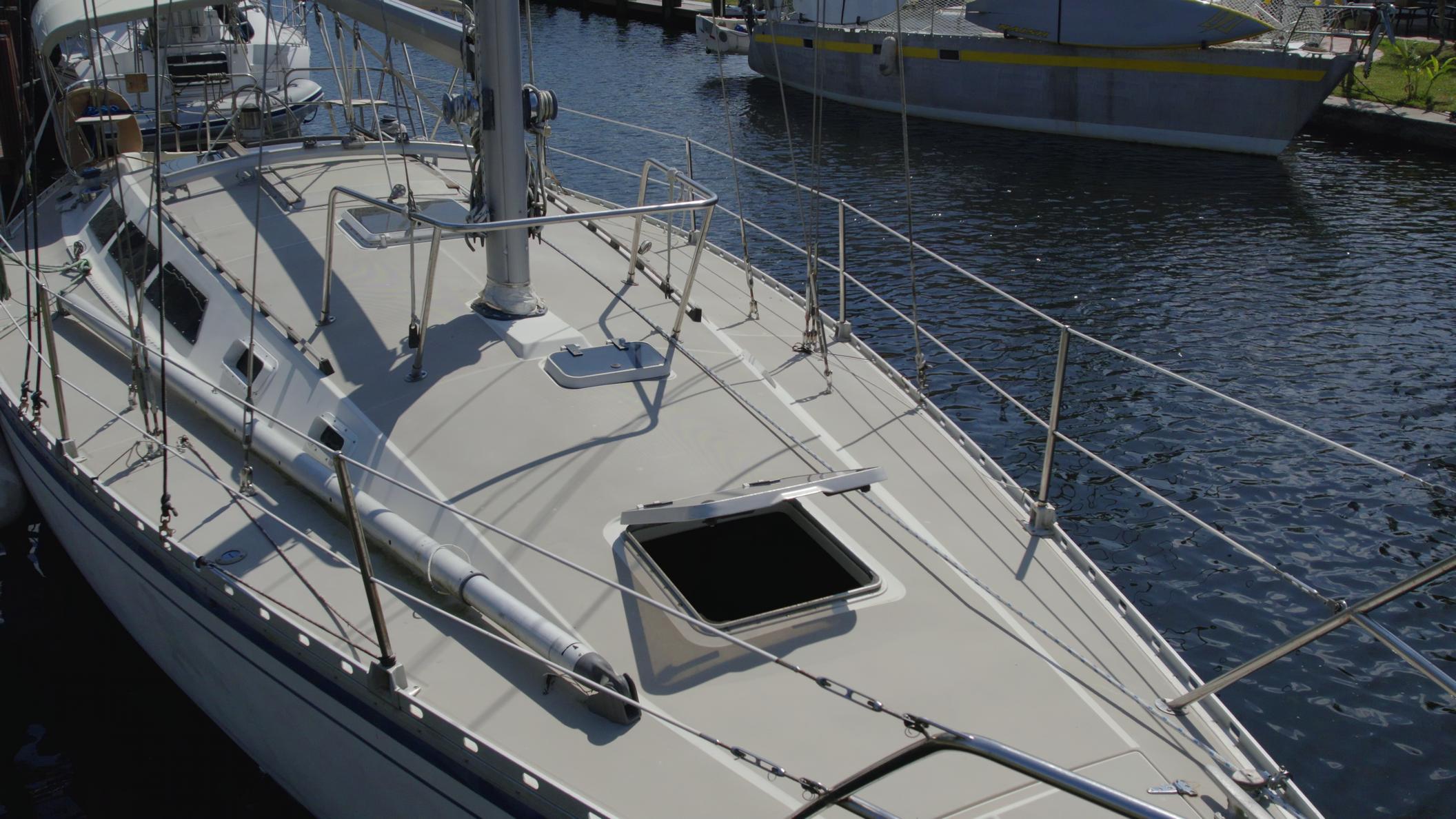 1986 O'Day 39 Aft Cockpit 4ft 9in Draft Slup Kaufen - YachtWorld