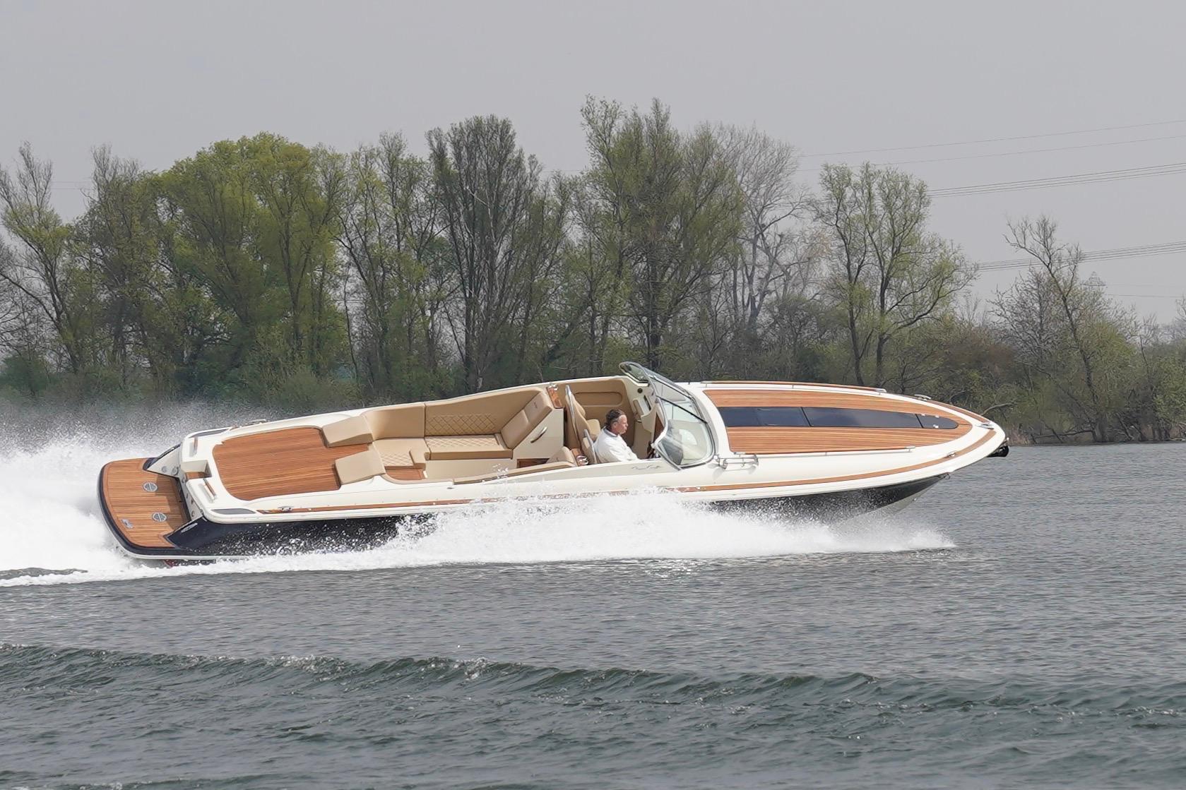Chris-Craft Corsair 34 | 10m | 2022 | Boats and Outboards