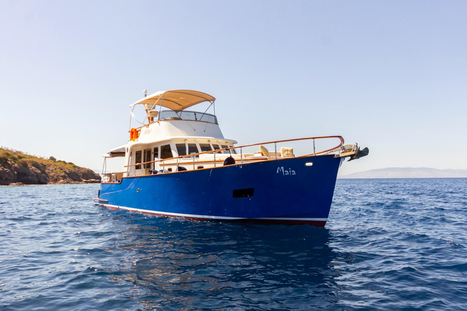 2011 Custom Cabin Cruiser Flybridge for sale - YachtWorld