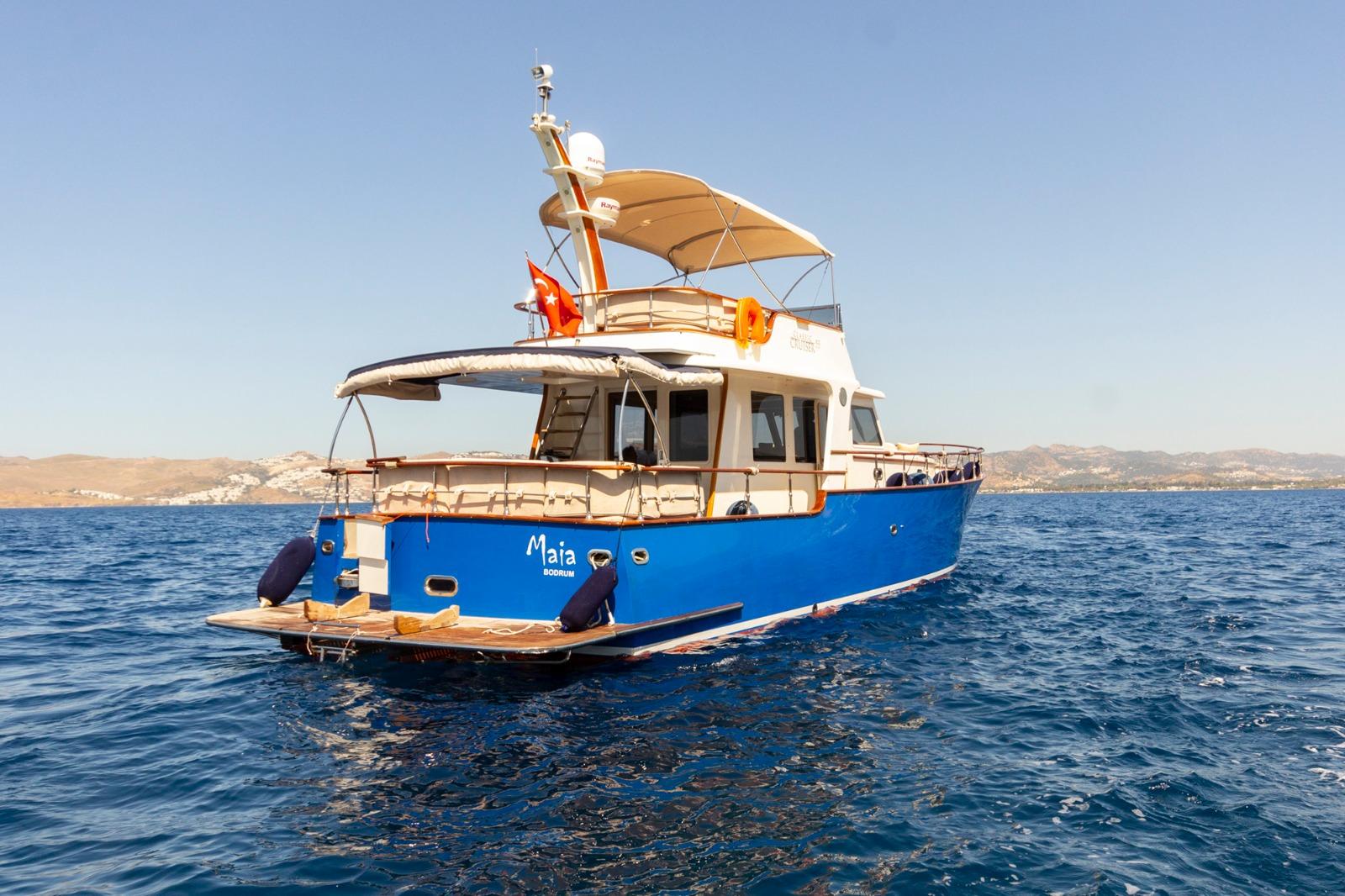 2011 Custom Cabin Cruiser Flybridge for sale - YachtWorld