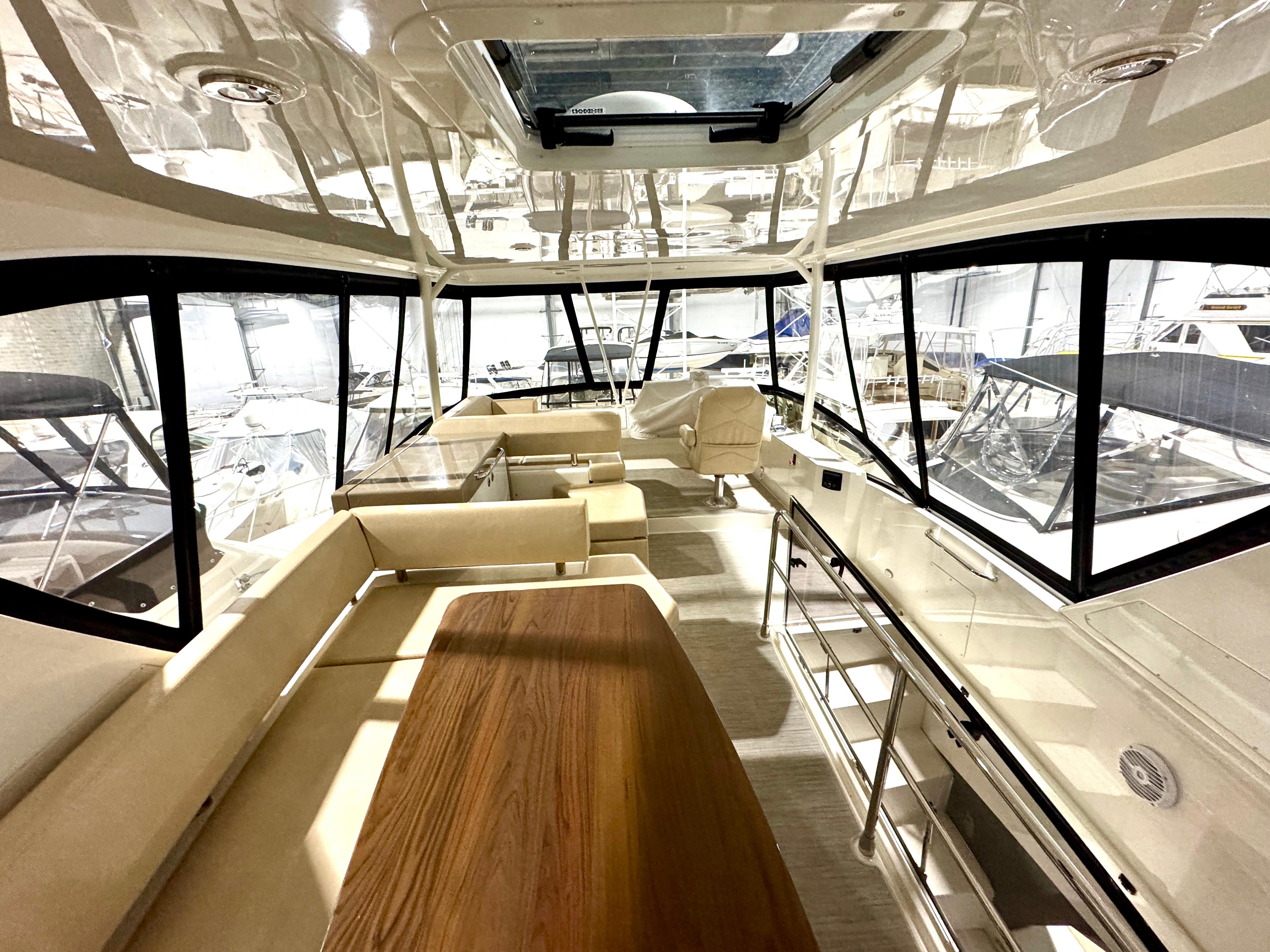 2019 Carver C52 Command Bridge Flybridge for sale - YachtWorld
