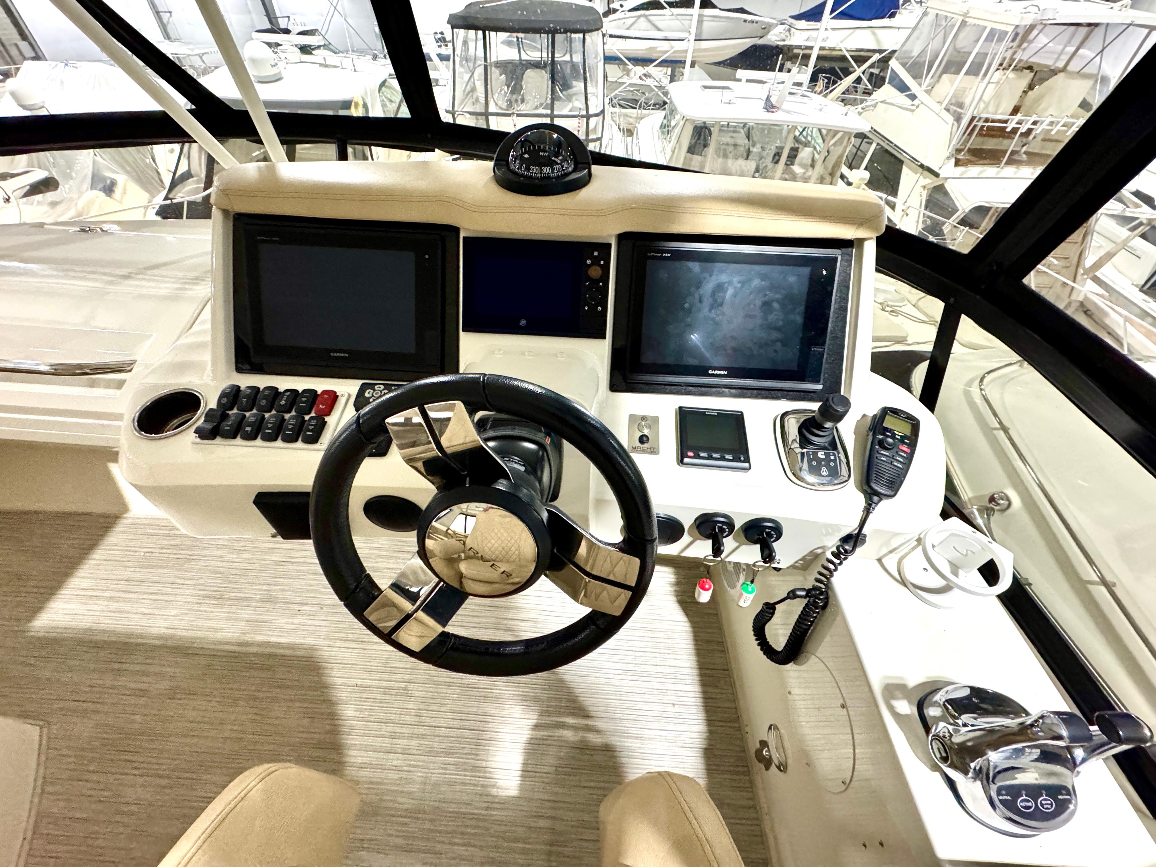2019 Carver C52 Command Bridge Flybridge for sale - YachtWorld