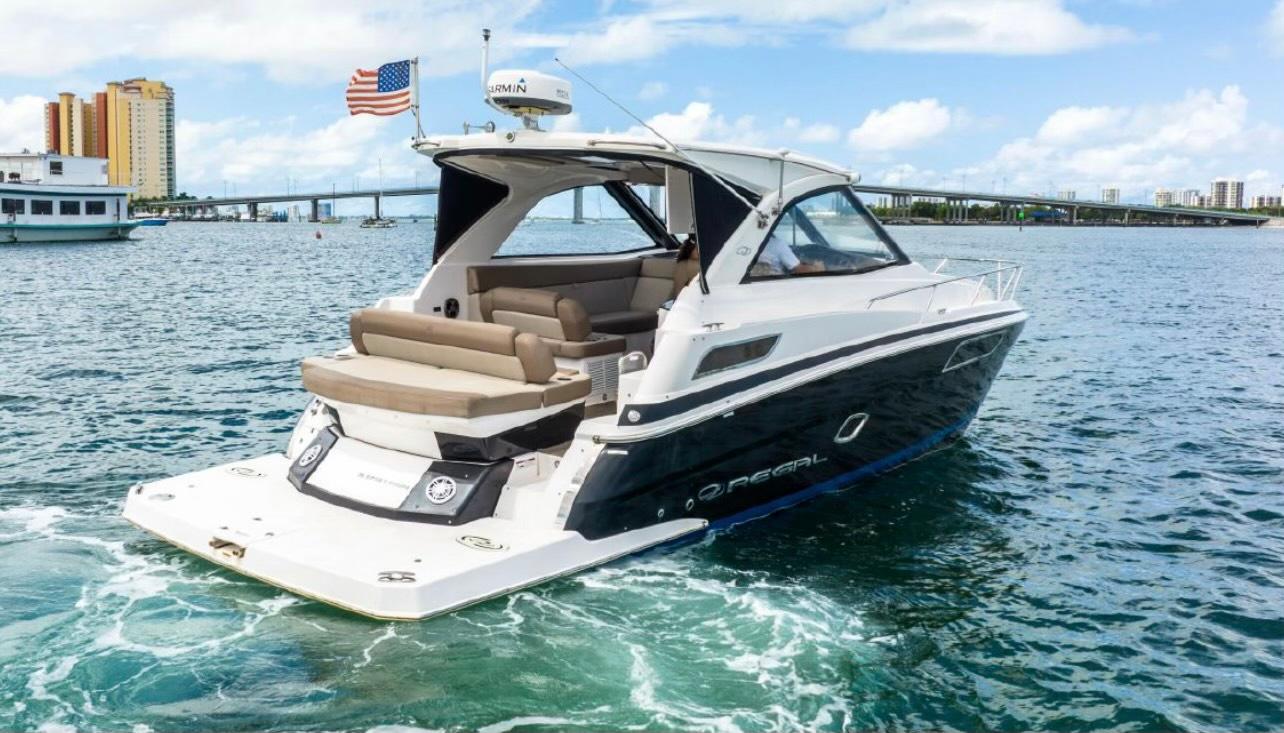 2015 Regal 35 Sport Coupe Express Cruiser for sale - YachtWorld
