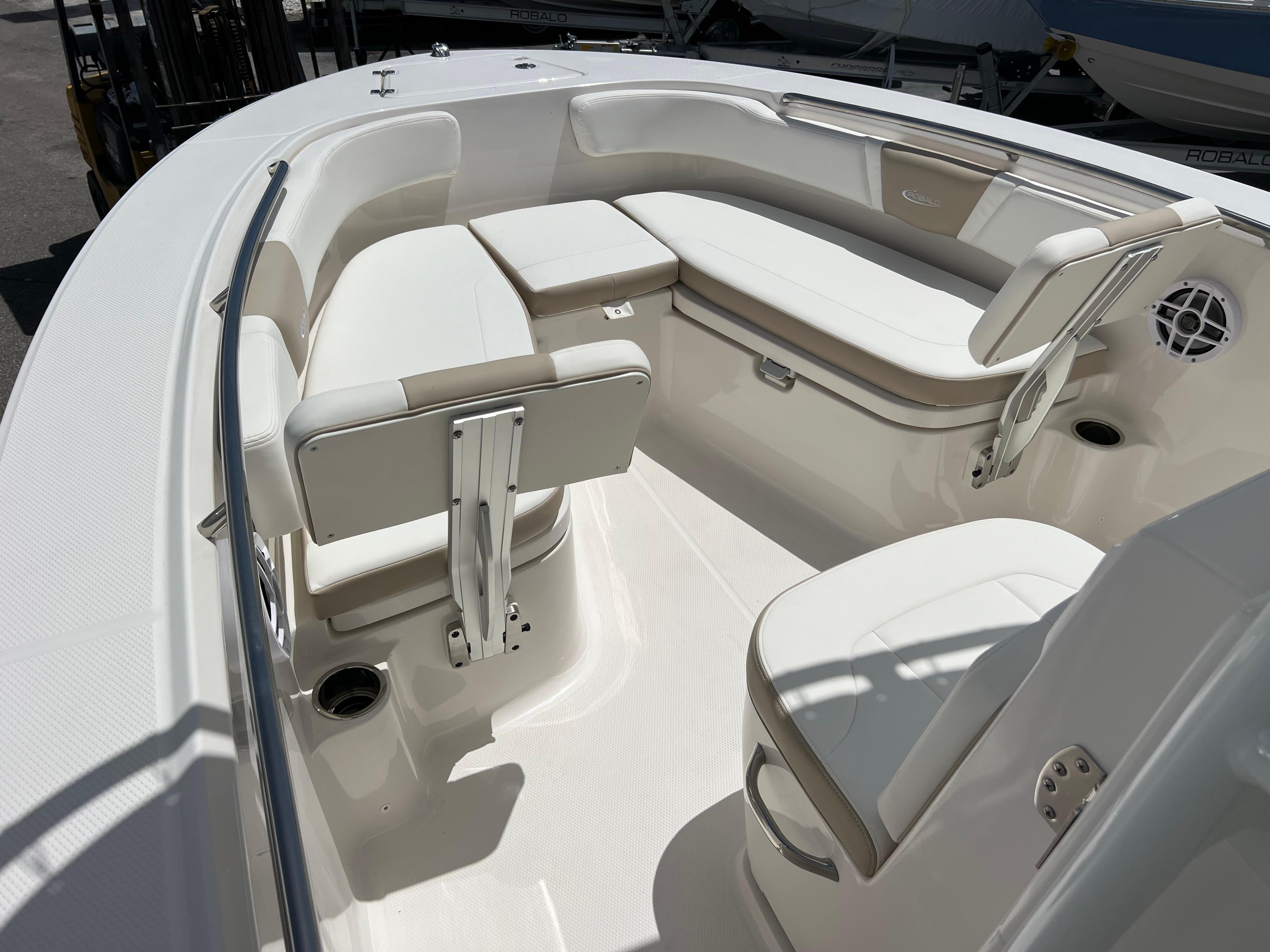 2025 Robalo R200 Center Console Center Console for sale - YachtWorld