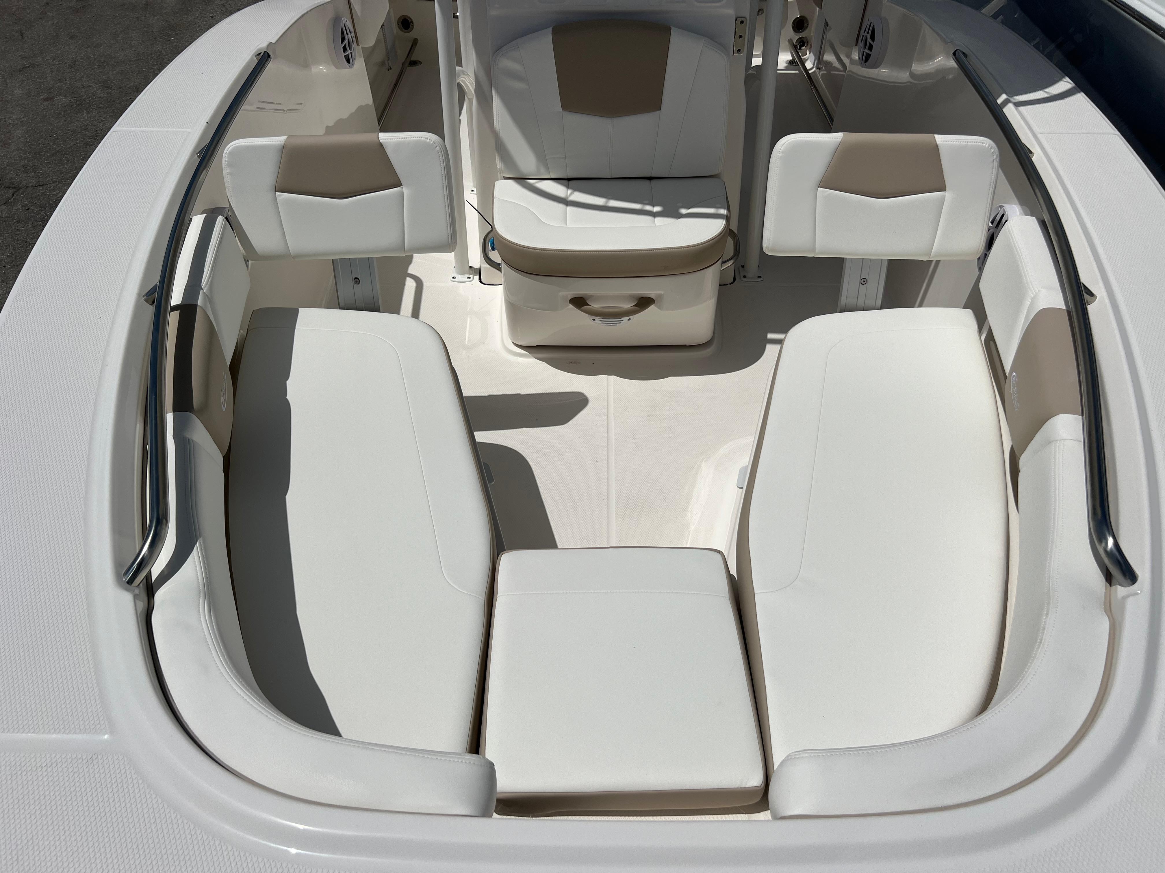 2025 Robalo R200 Center Console Center Console for sale - YachtWorld