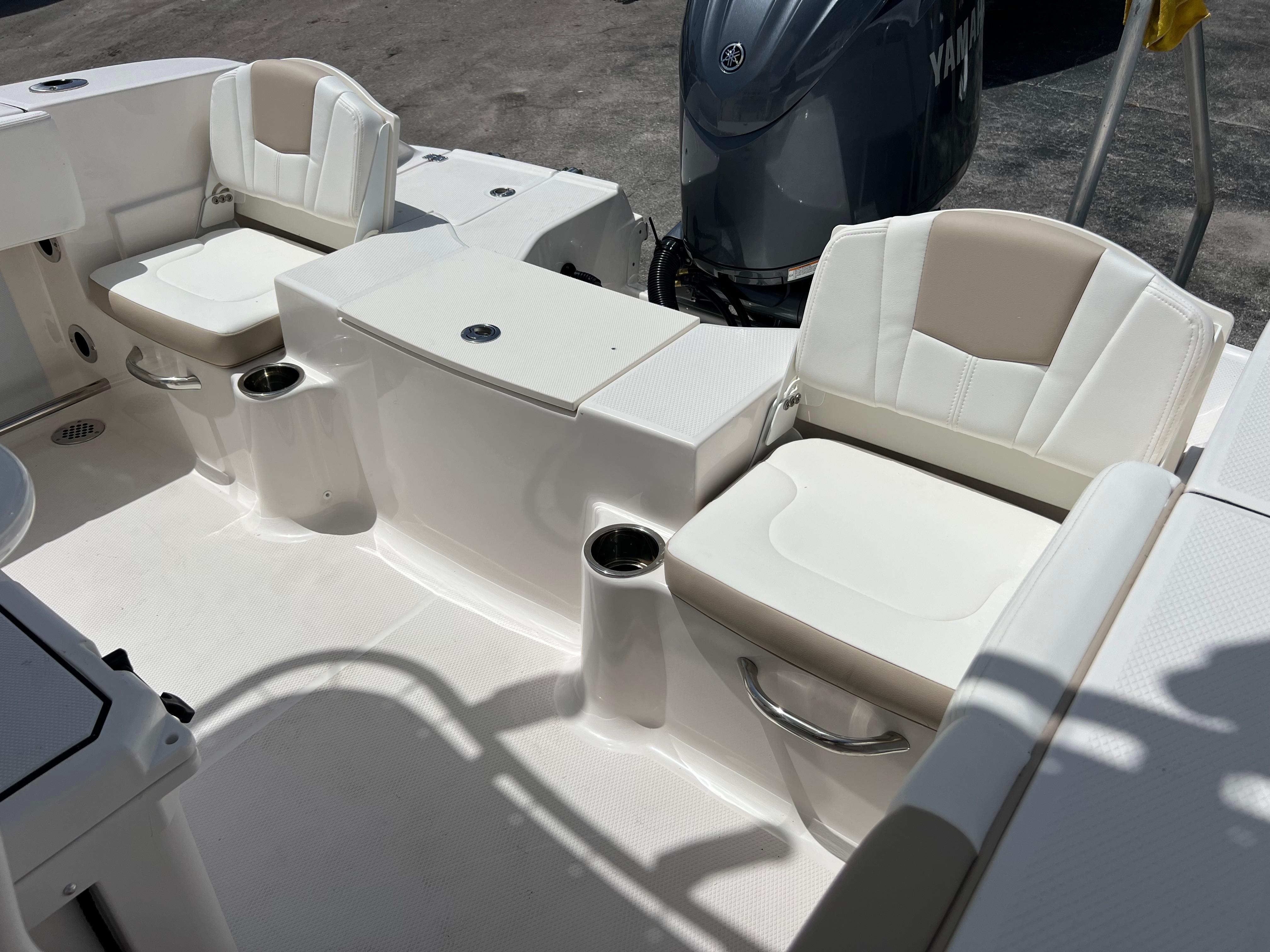 2025 Robalo R200 Center Console Center Console for sale - YachtWorld