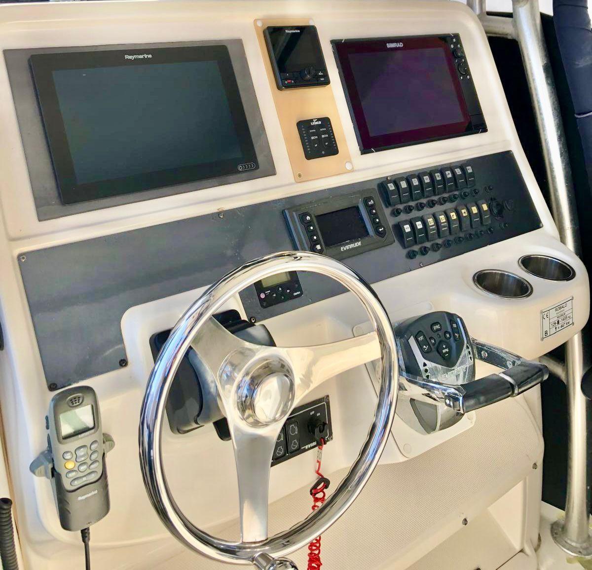 Robalo R300 Center Console Usado - Cosas de Barcos