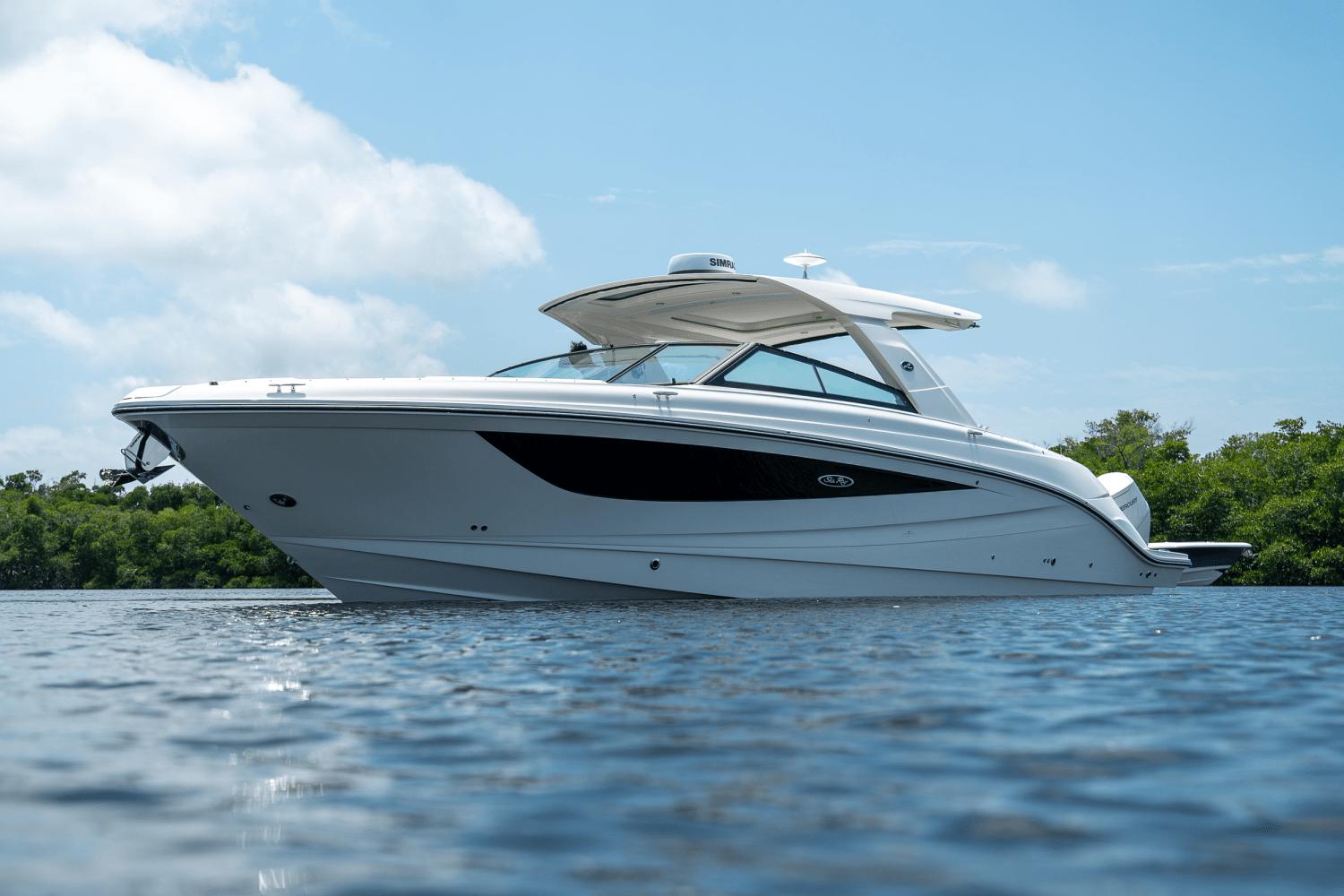 2024 Sea Ray 400 SLX Outboard Runabout for sale - YachtWorld