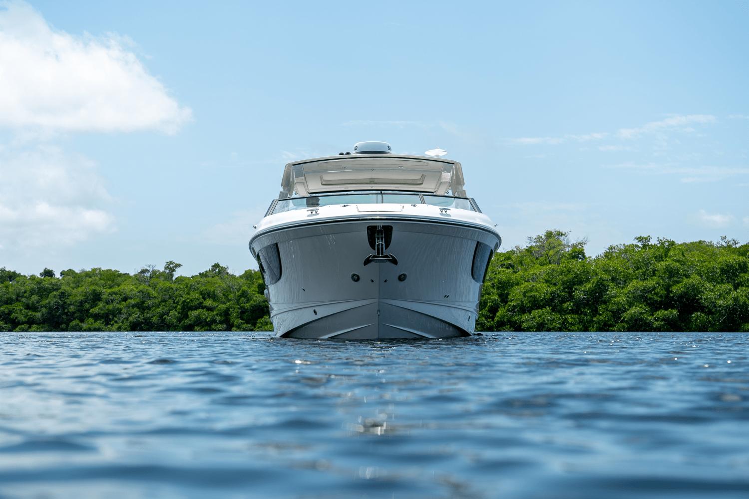 2024 Sea Ray 400 SLX Outboard Runabout for sale - YachtWorld